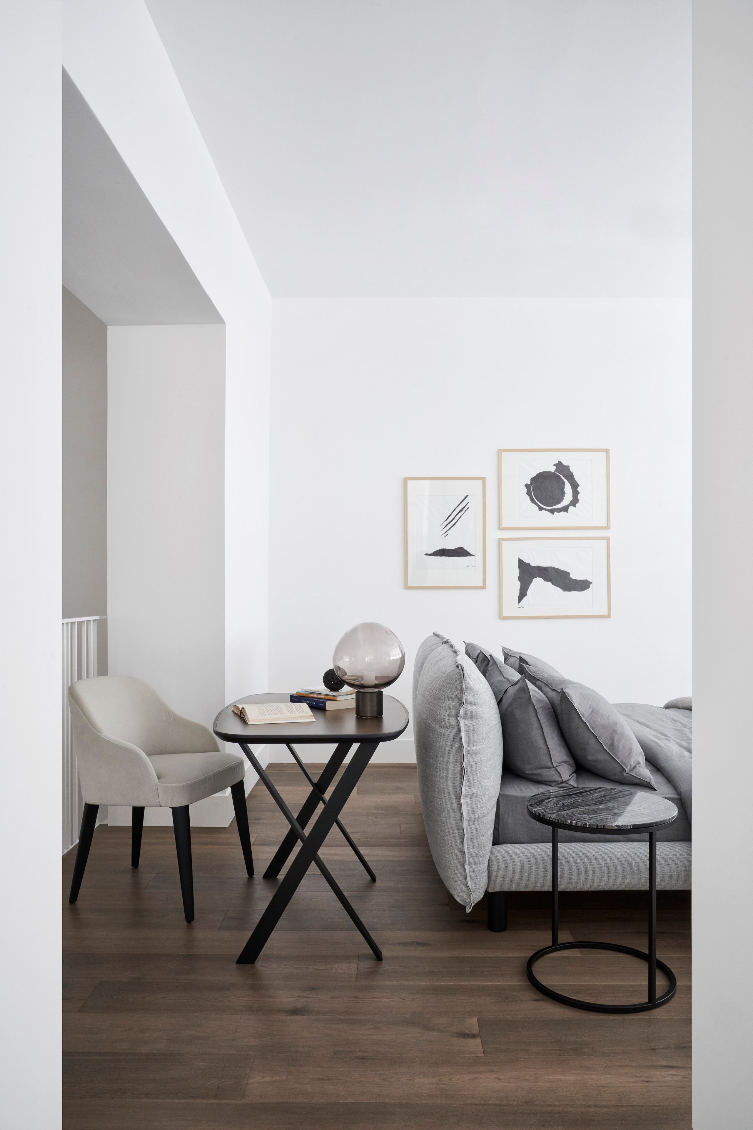 OLIVER 床 By Meridiani | design Andrea Parisio