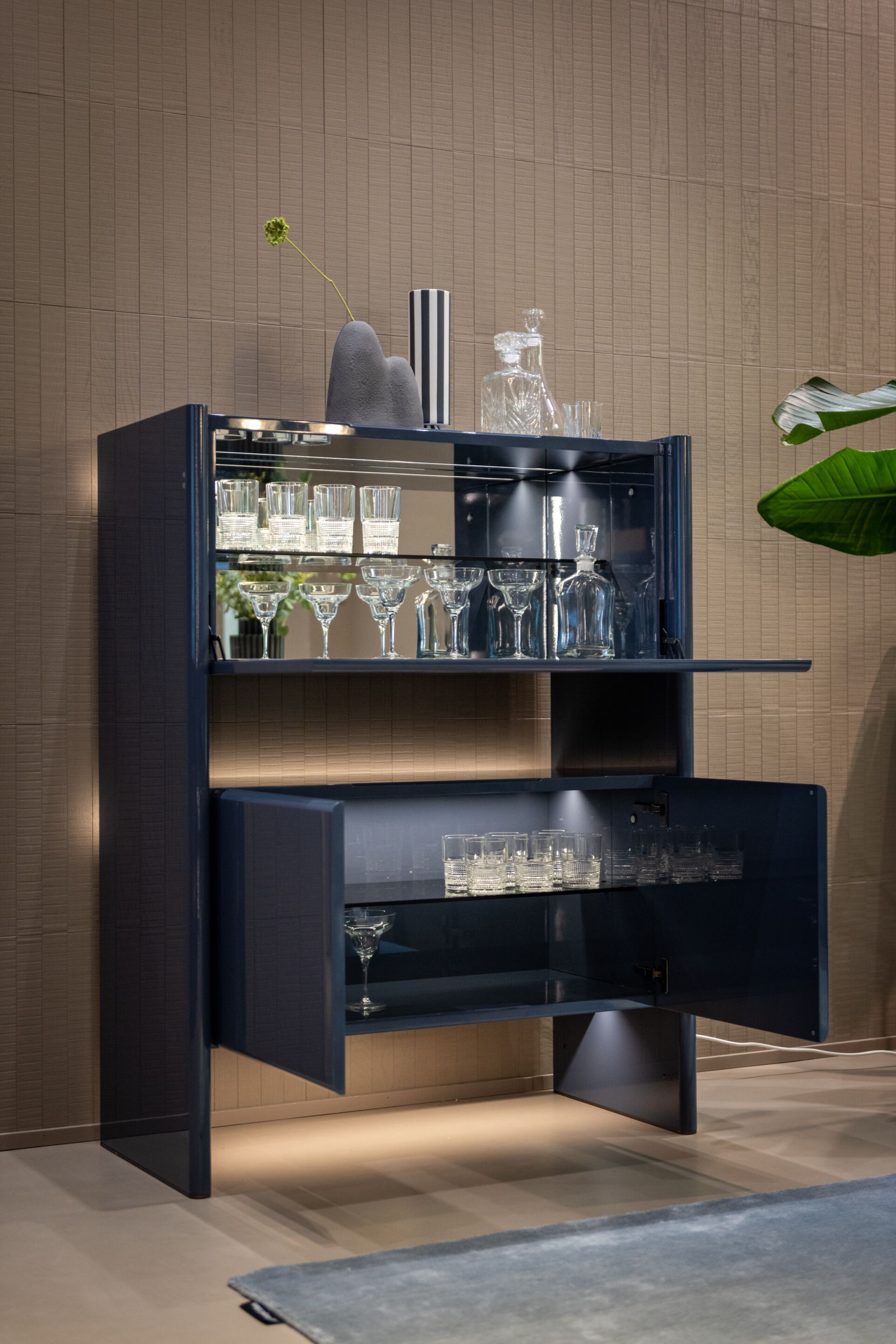 COSMO Bar cabinet By OLIVIERI