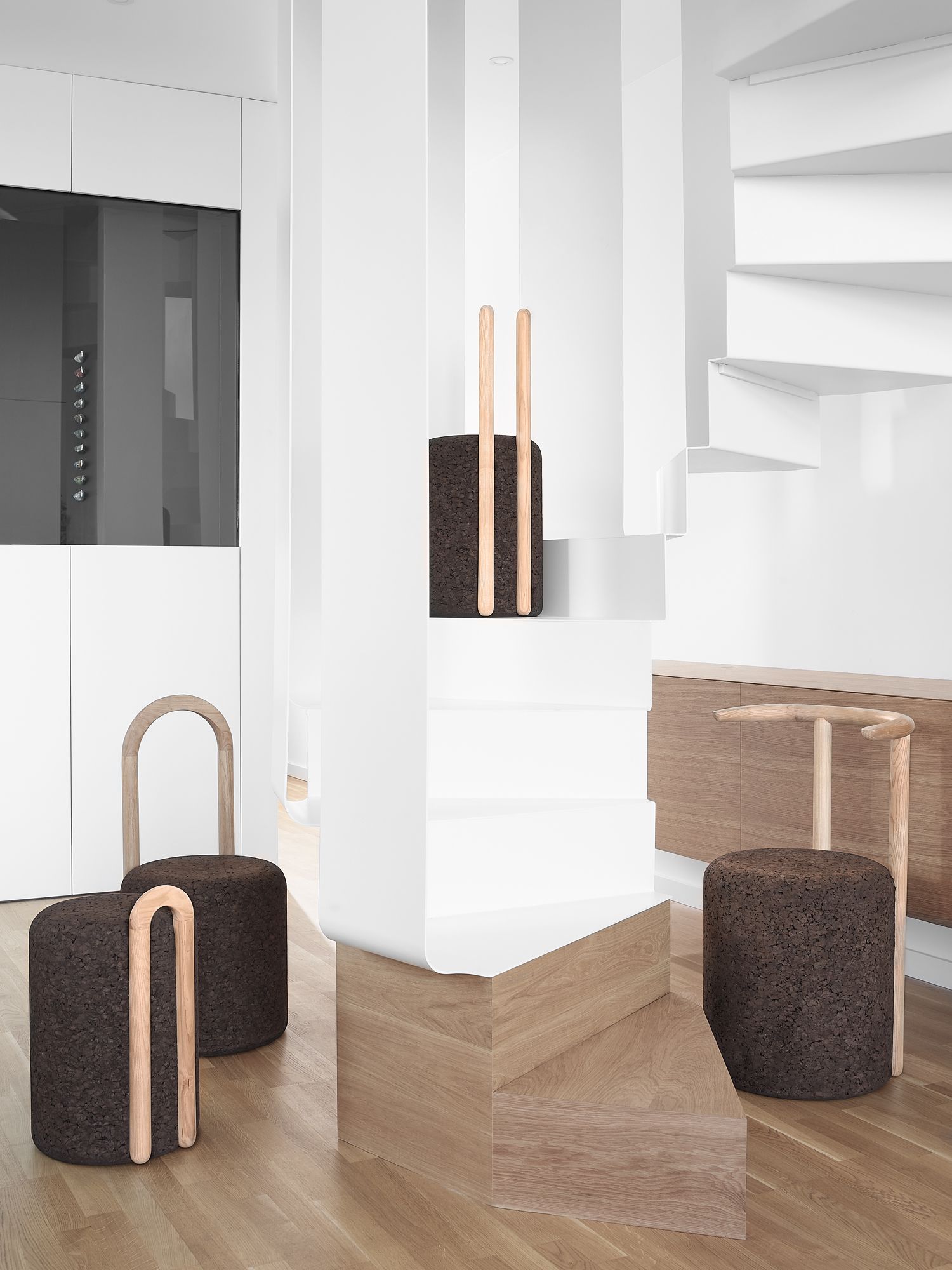 OMEGA | Chair with armrests By BlackCork design Toni Grilo