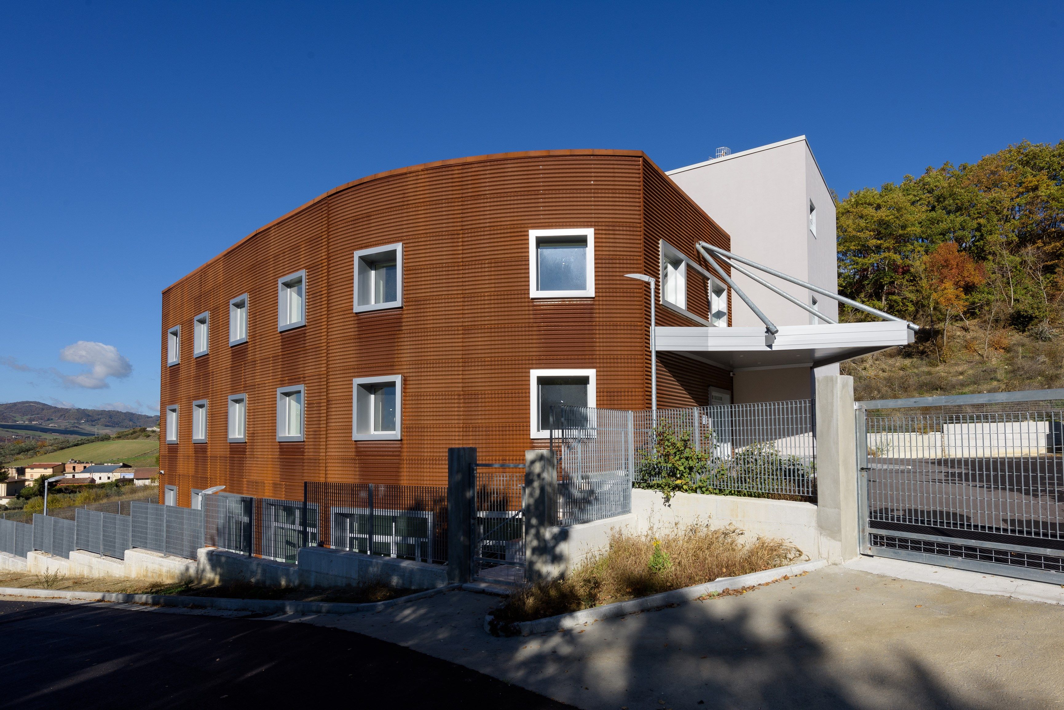 Sinusoidal sheet for wall clading OND-ALL 33 By Alubel