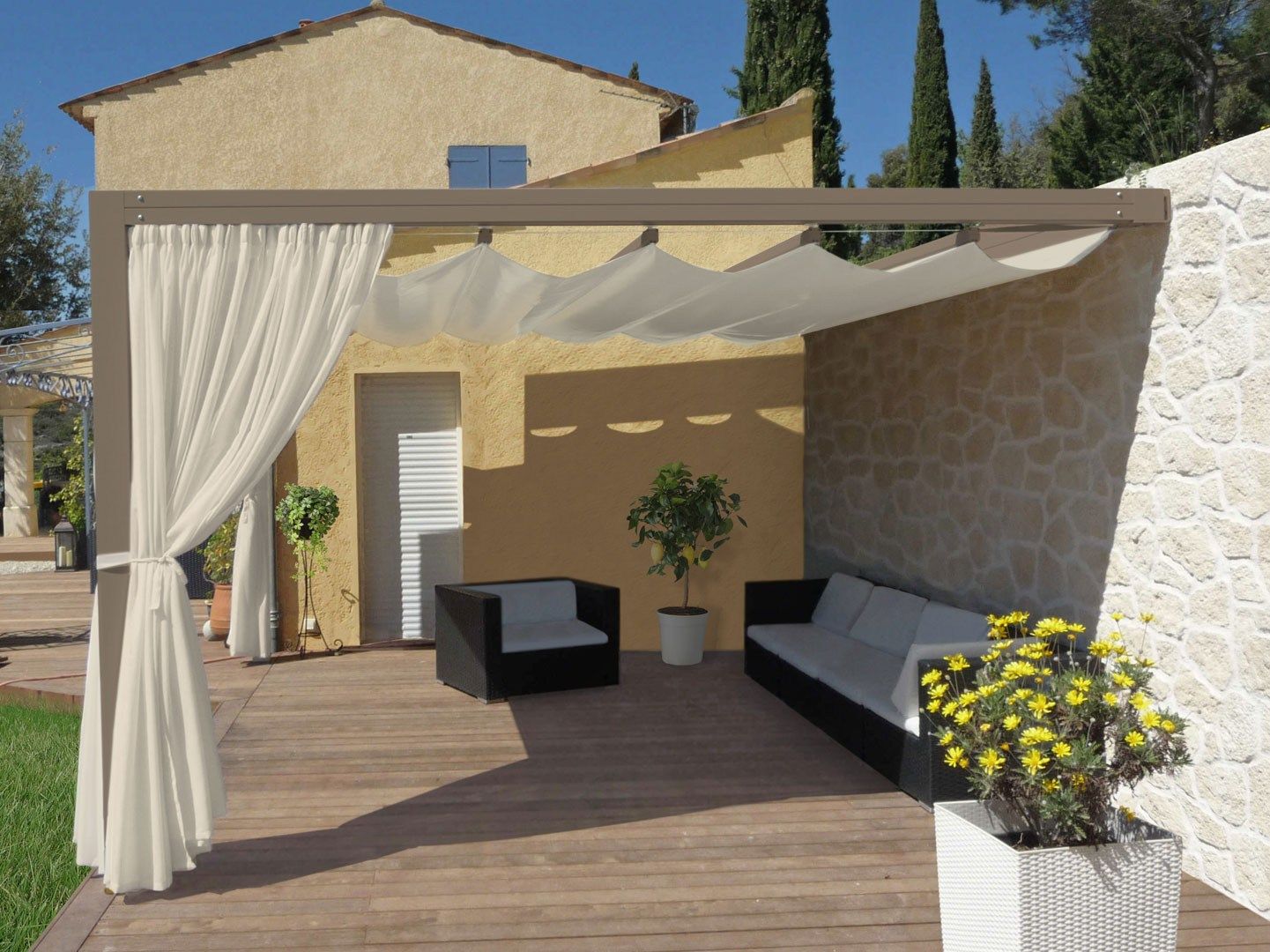 ONDA | Wall-mounted pergola By Giulio Barbieri
