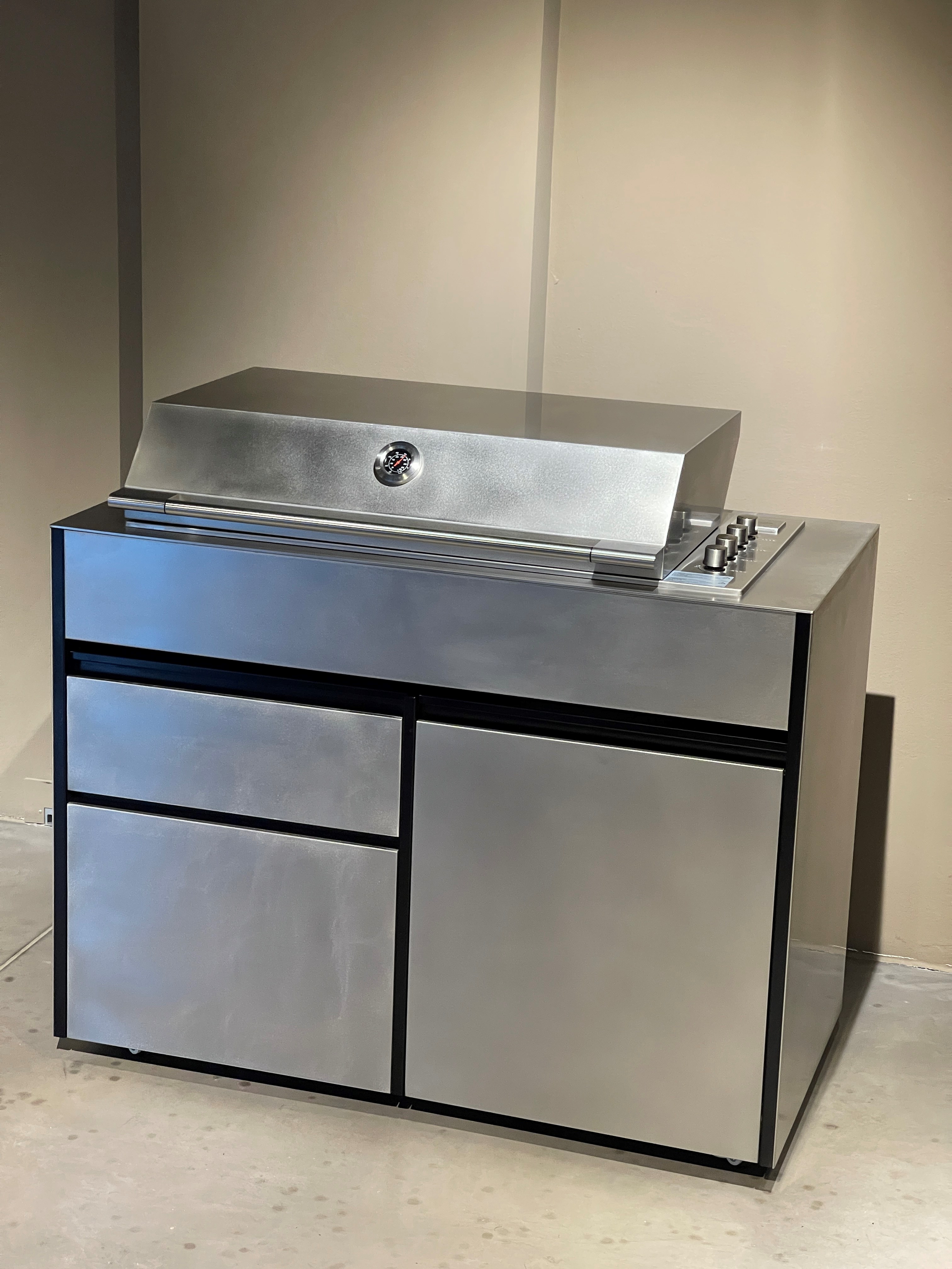 ONO GRILL 4 BURNERS Modulo cucina freestanding By JOKODOMUS