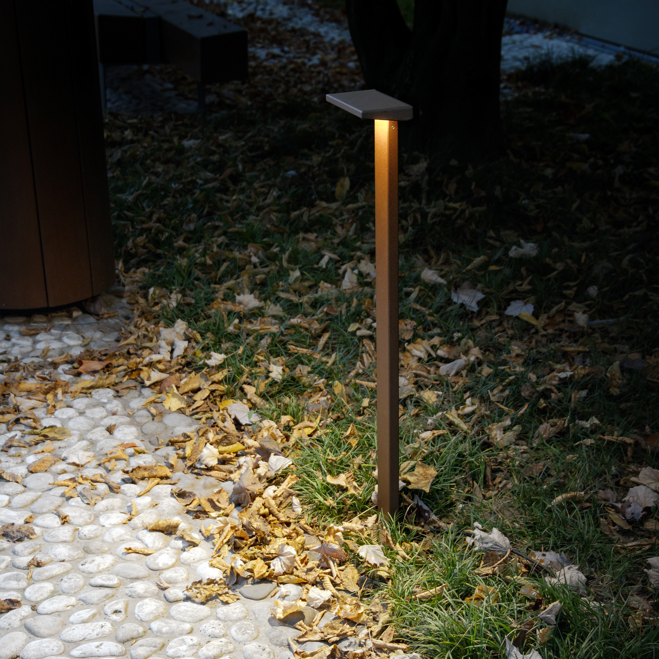 LED powder coated aluminium bollard light OPTI-POLE By Linea Light Group