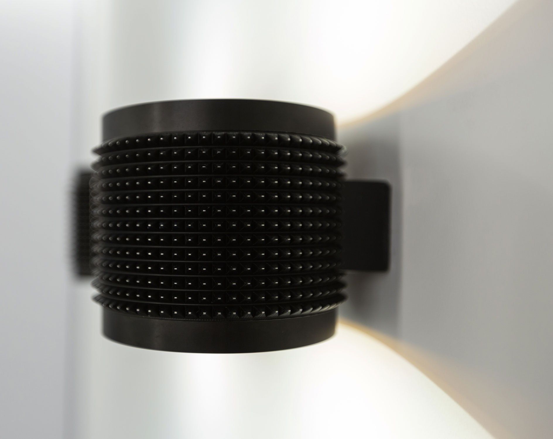 ORBIT PUNK LED Wandlampe aus Metall By Delta Light