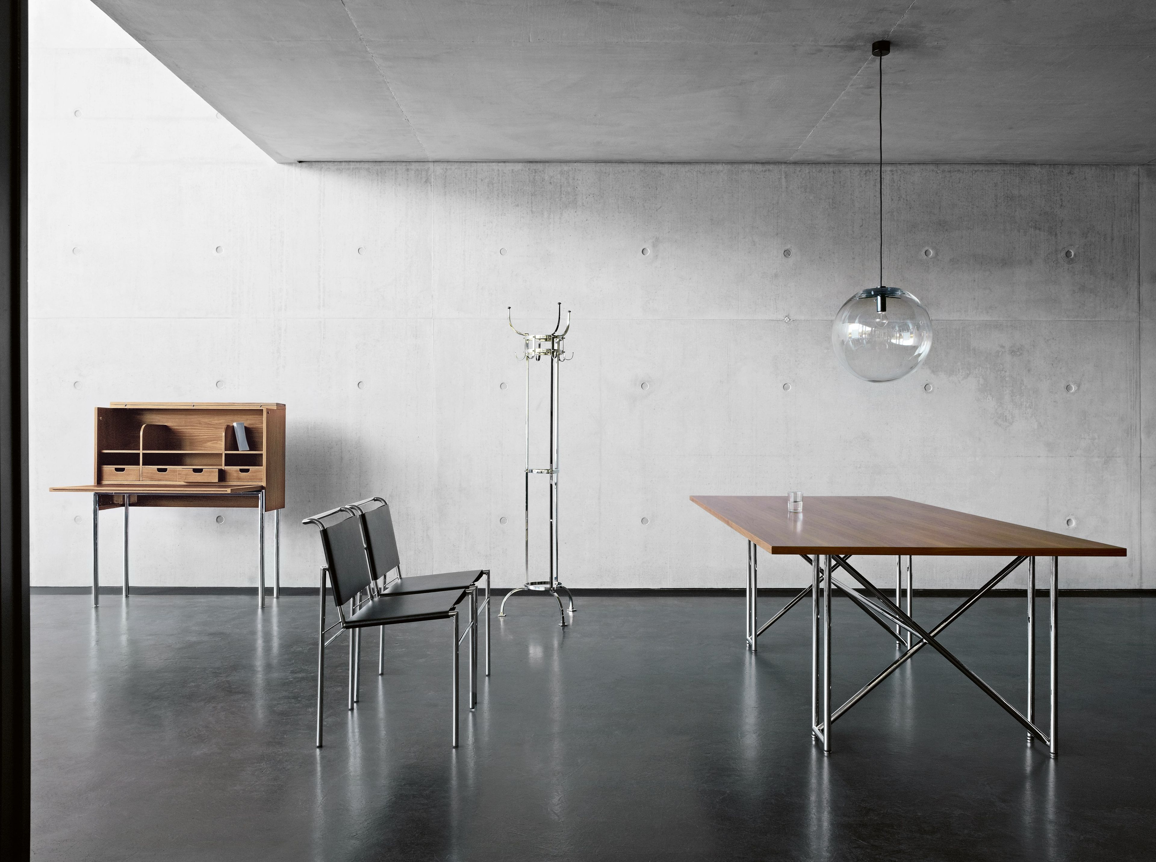 ORCUS HOME DESK 书桌 By ClassiCon | design Konstantin Grcic