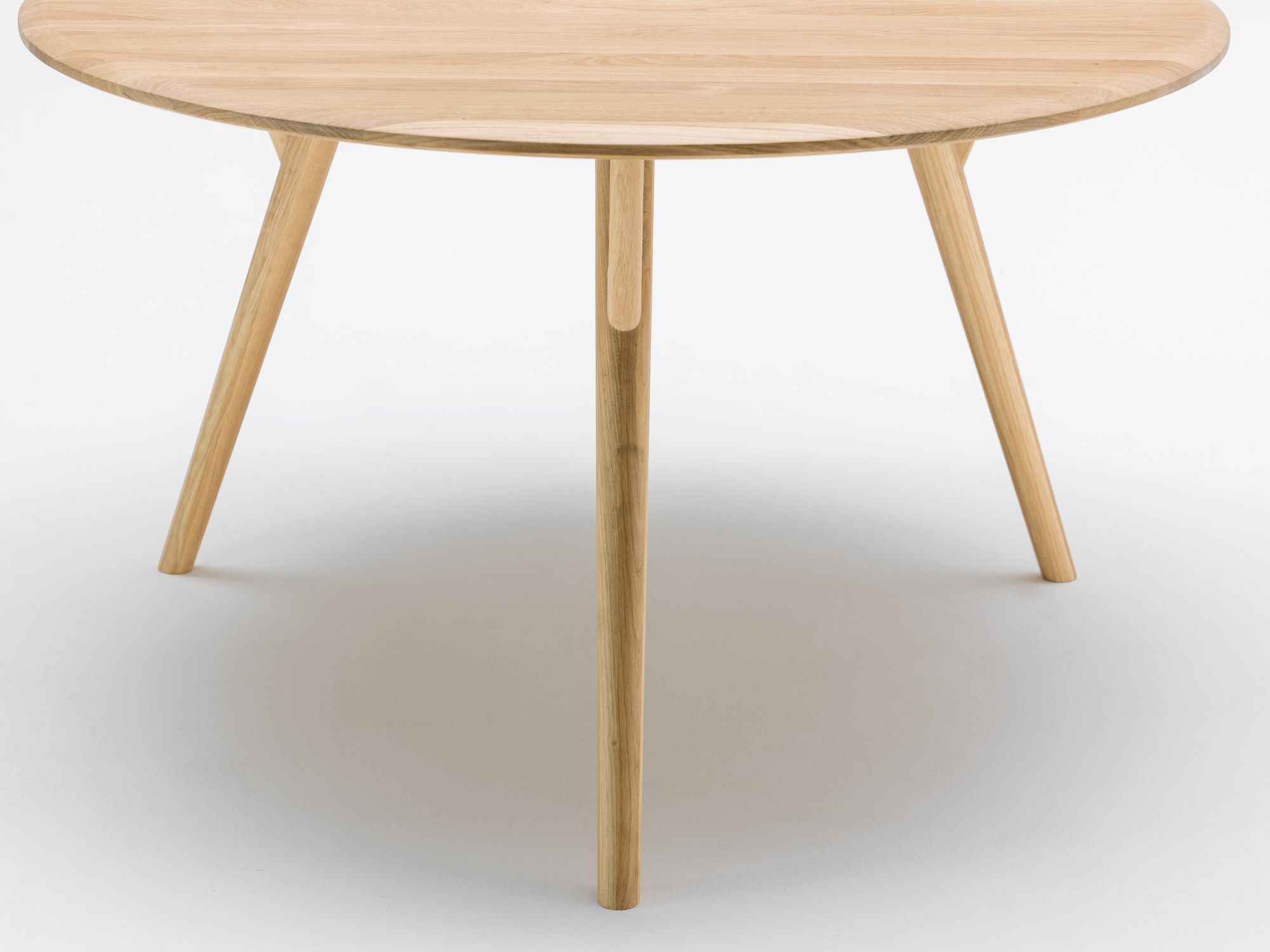 ORGANIC | Round table Round solid wood dining table By Woak | design ...