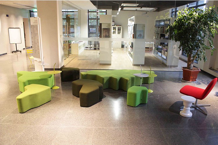OTTOMAP Sectional upholstered fabric pouf By grado design | design ...