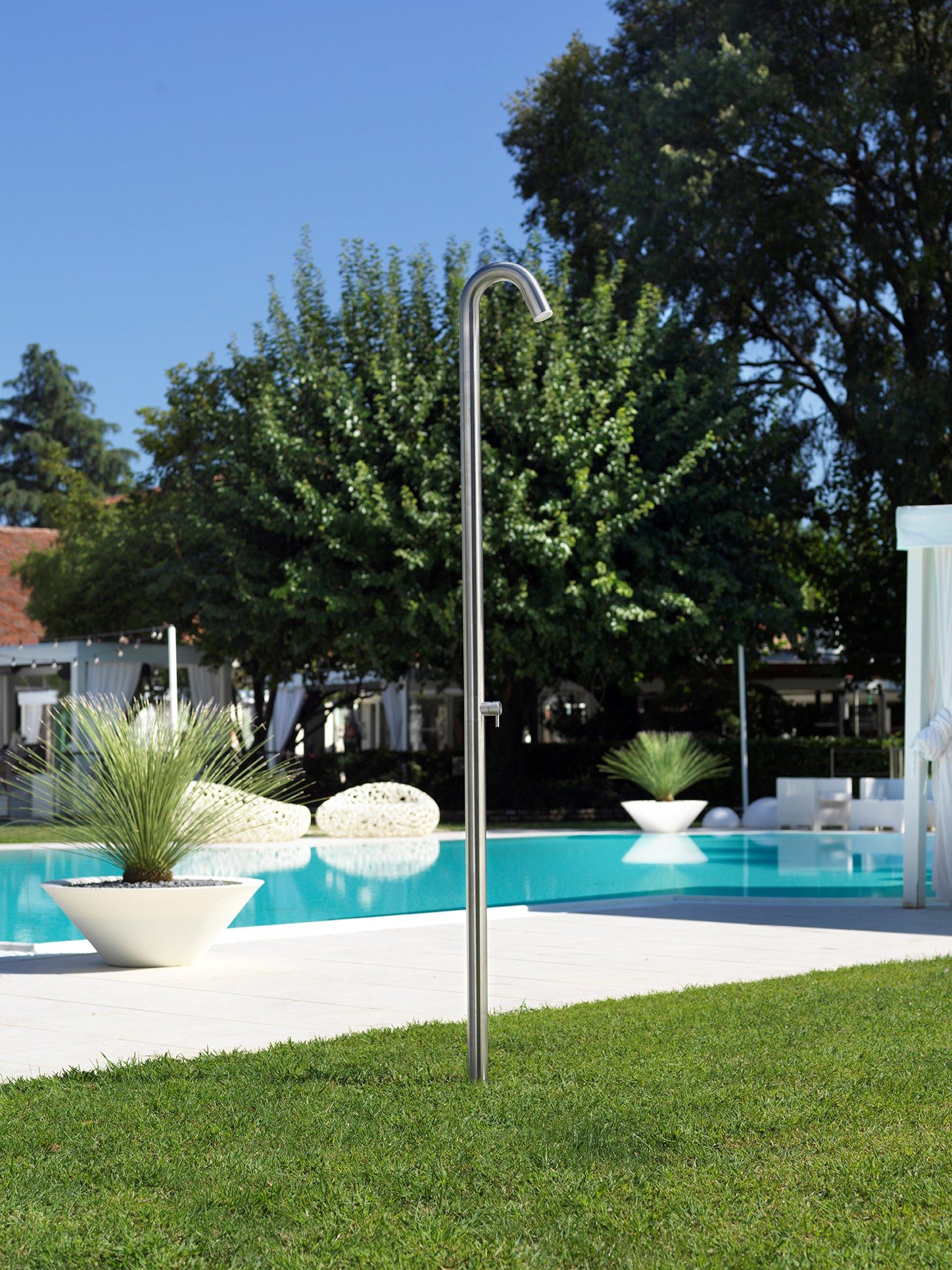 OUTDOOR 001 Stainless steel outdoor shower By Linki