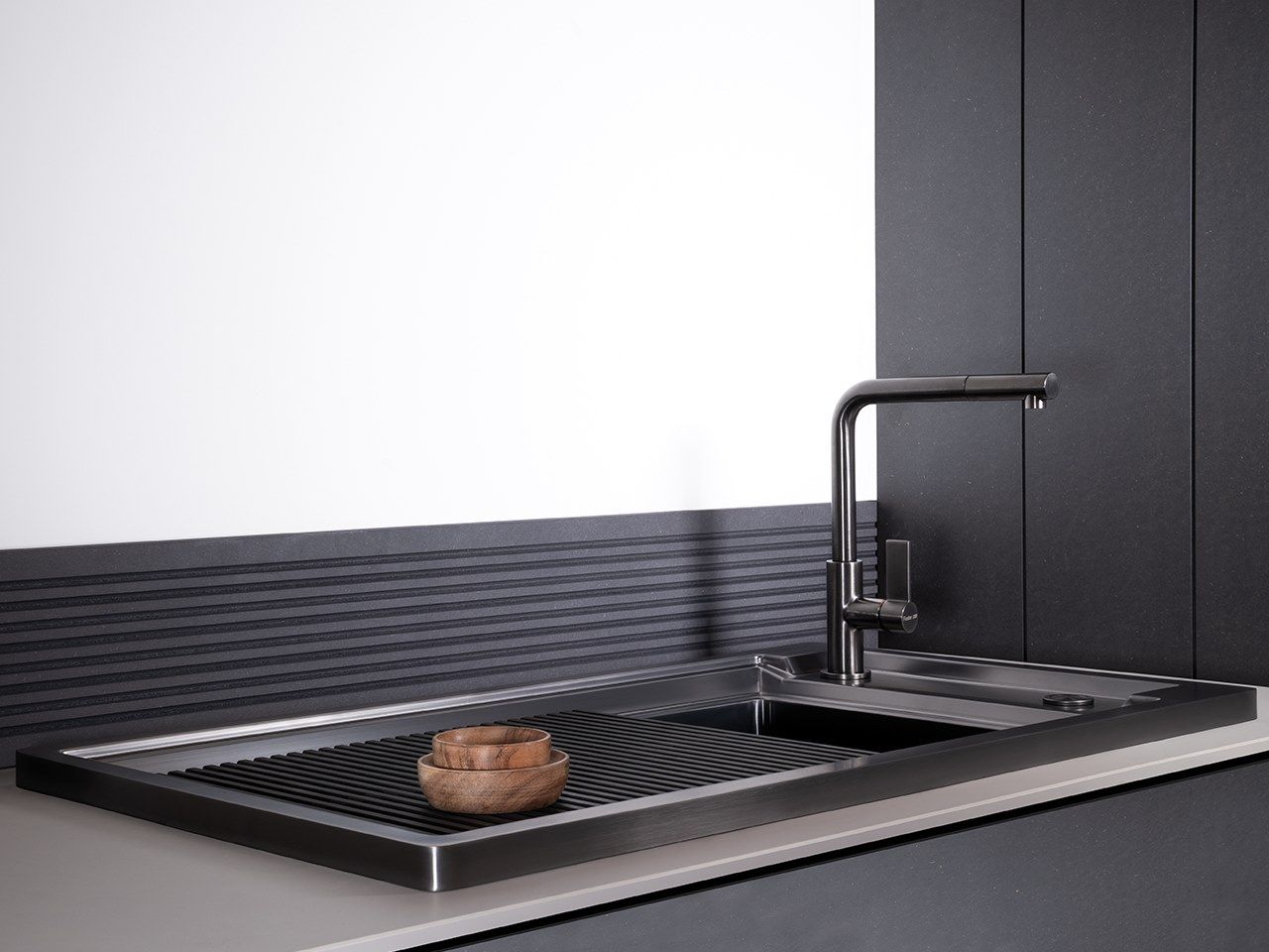 OUTLINE Stainless steel sink By Foster