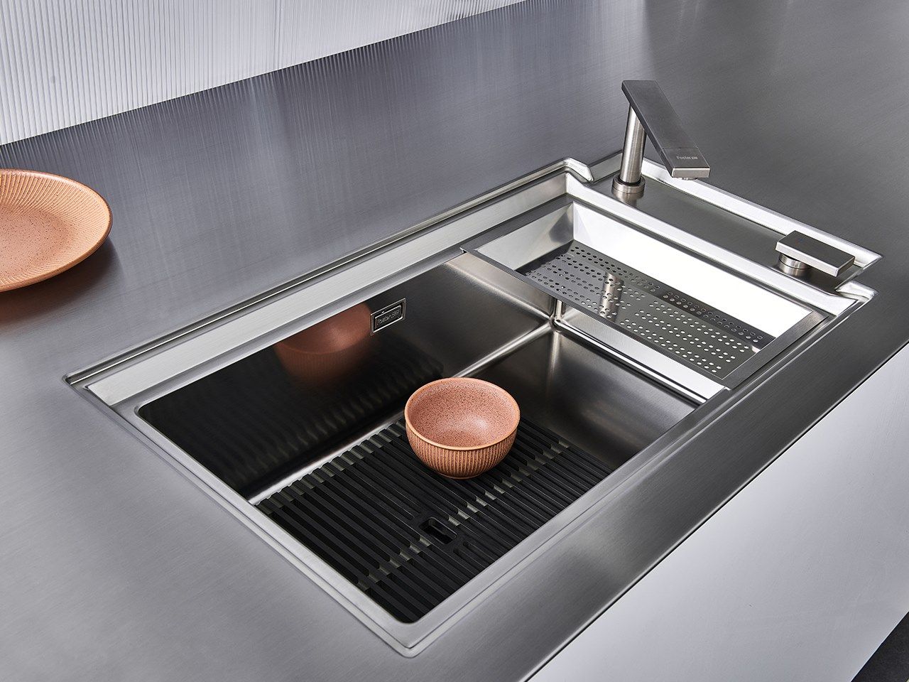 OUTLINE Stainless steel sink By Foster