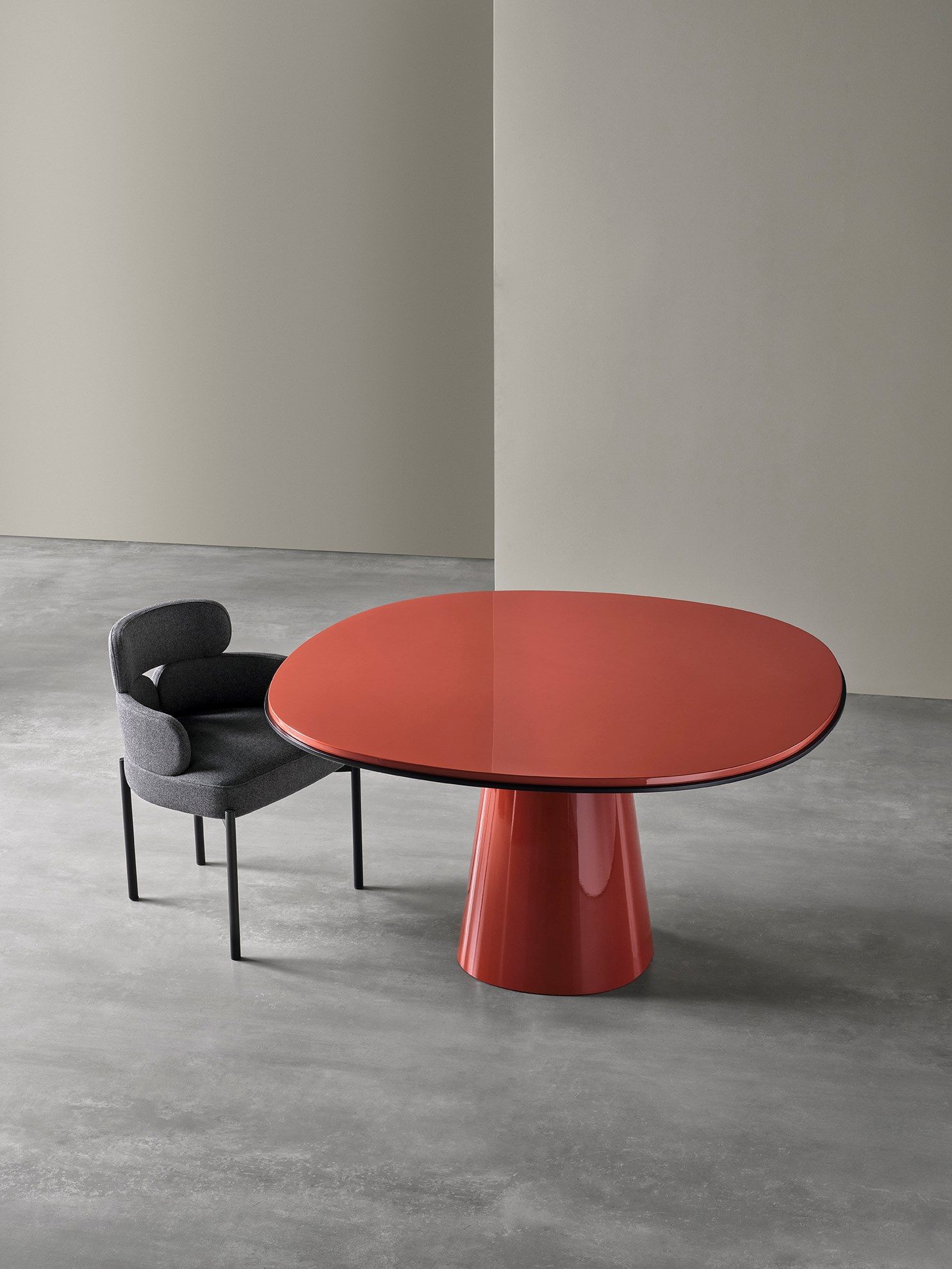 OWEN Round natural stone dining table By Meridiani | design Andrea Parisio