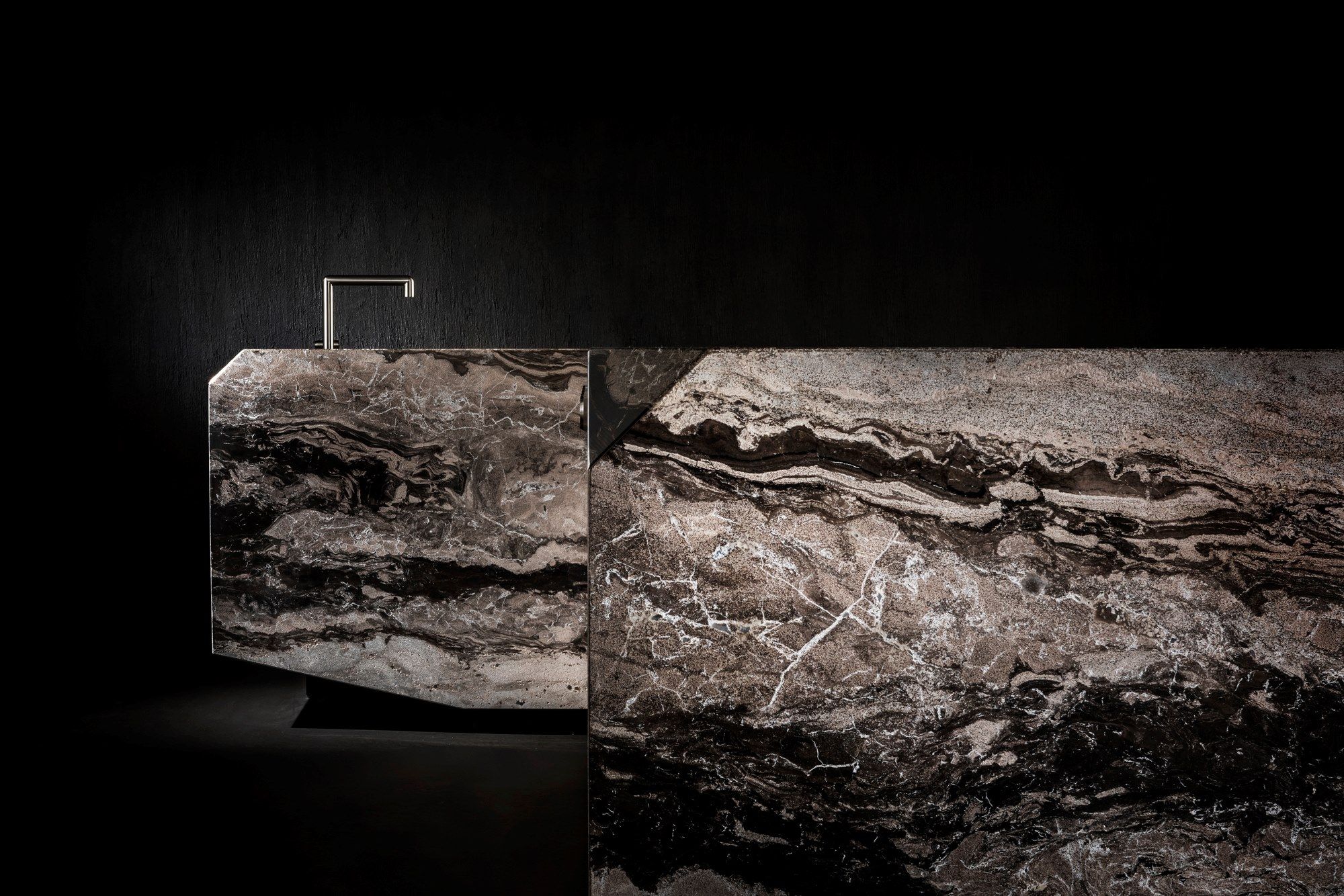 OZONE Stone kitchen with island By Henge | design Massimo Castagna