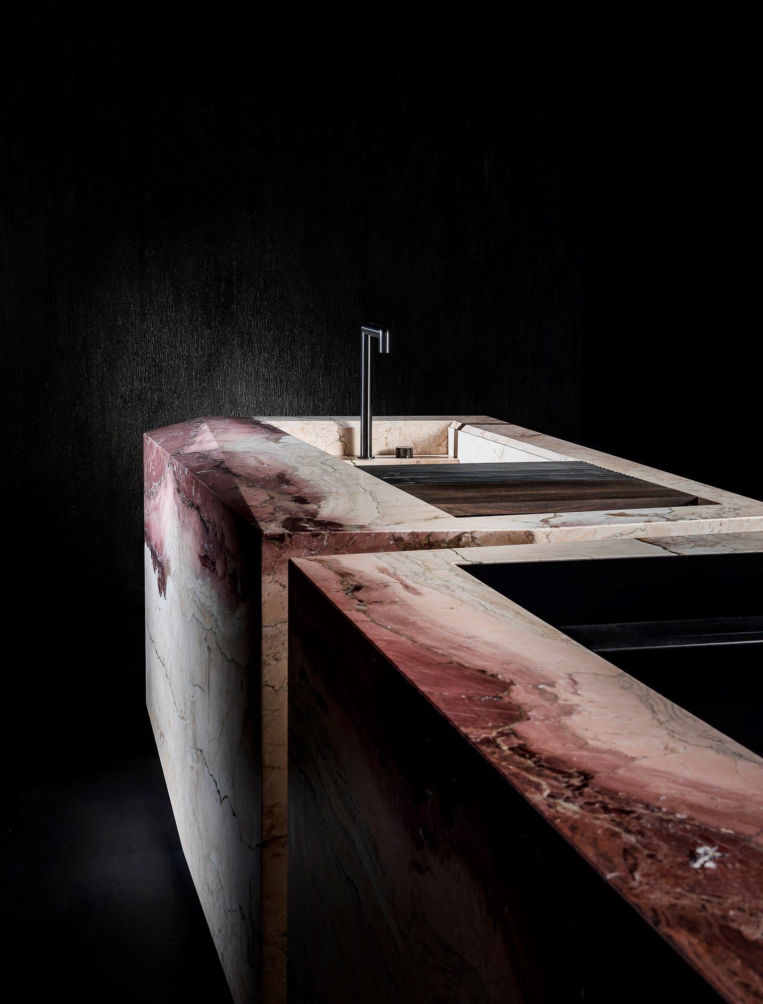 OZONE Stone kitchen with island By Henge | design Massimo Castagna