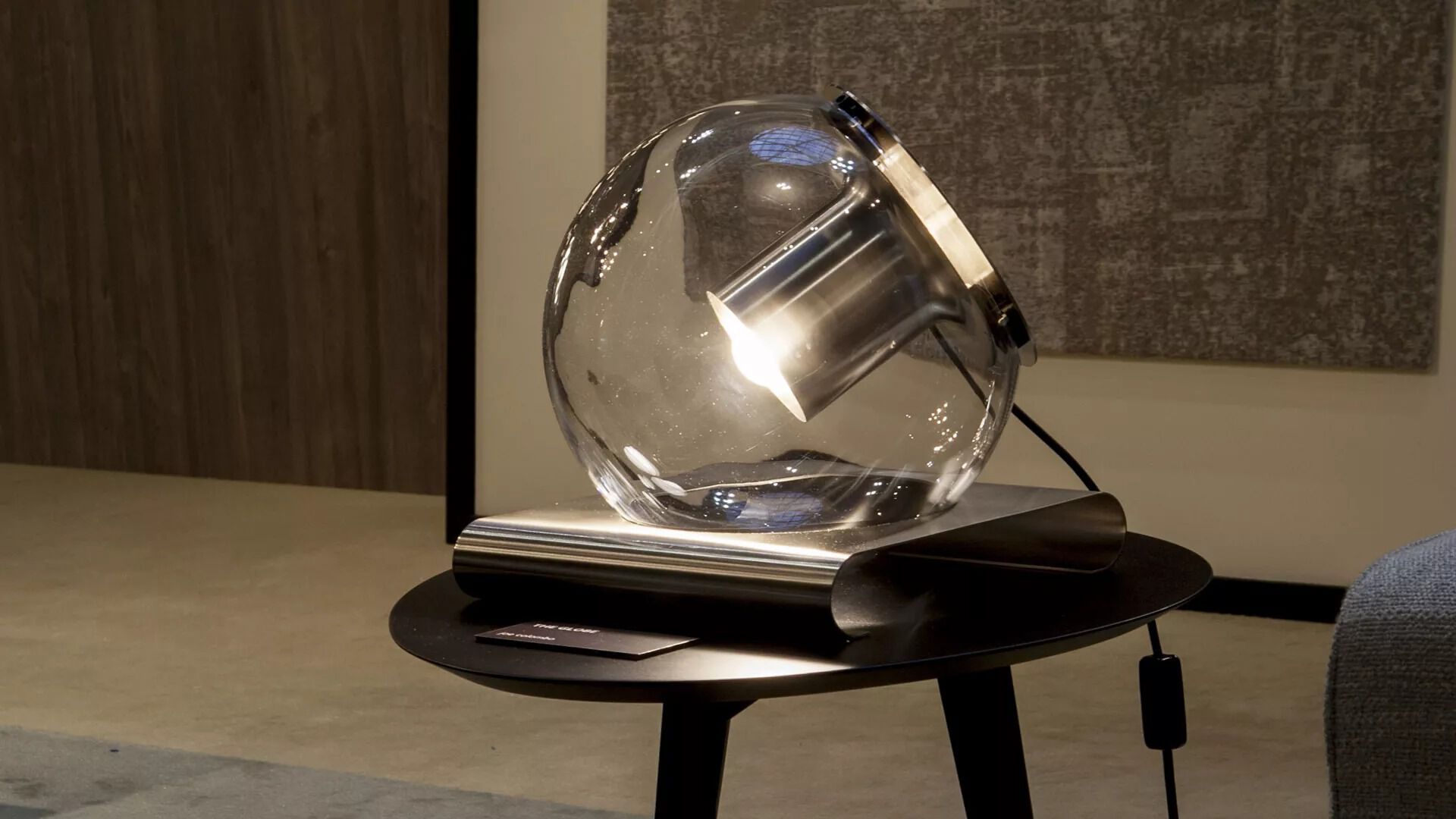 THE GLOBE - 228 Table lamp By Oluce | design Joe Colombo