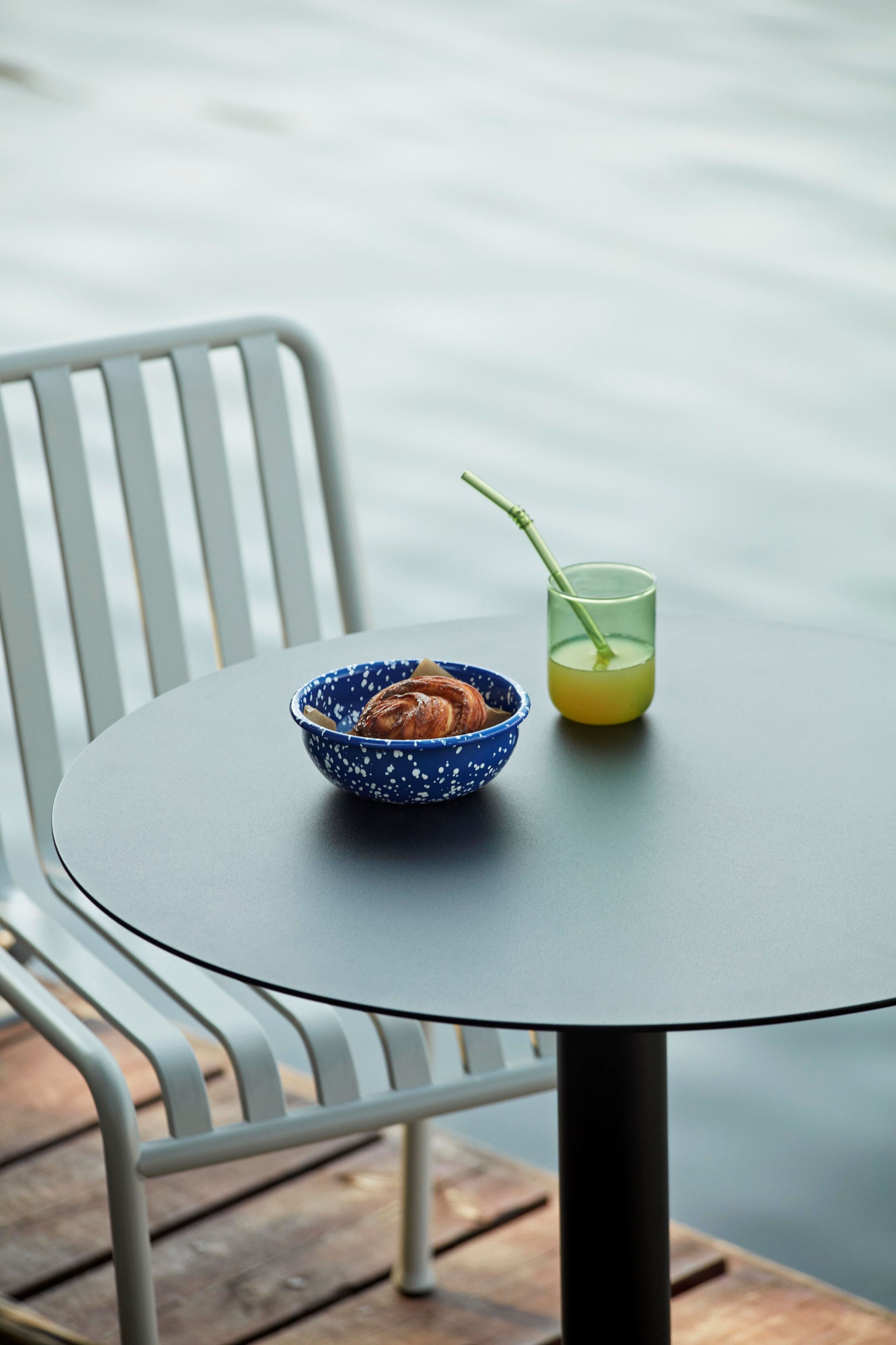 PALISSADE CONE | Round table Palissade Collection By Hay design Ronan ...