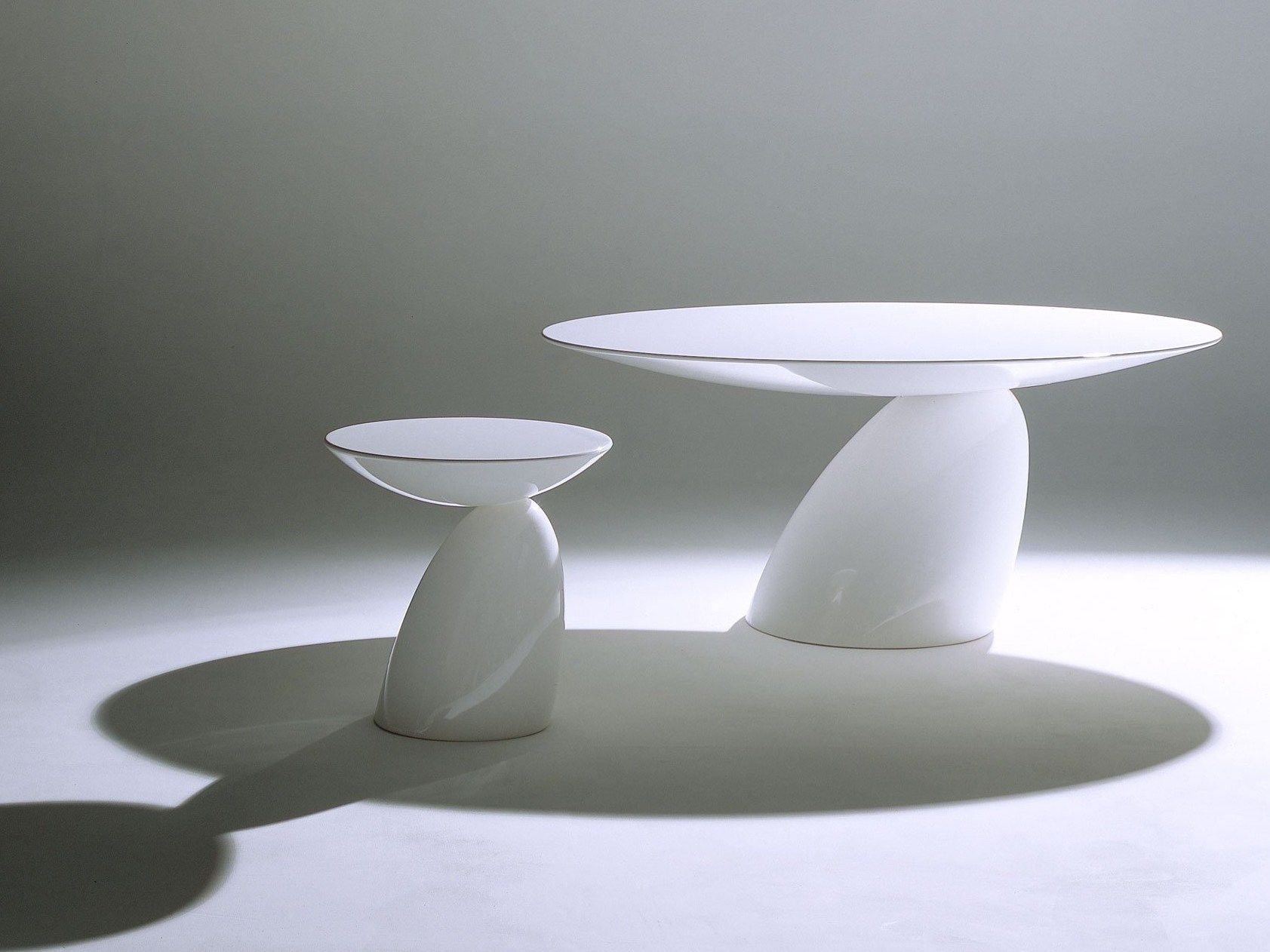 Fibreglass table PARABEL By Aarnio Originals design Eero Aarnio
