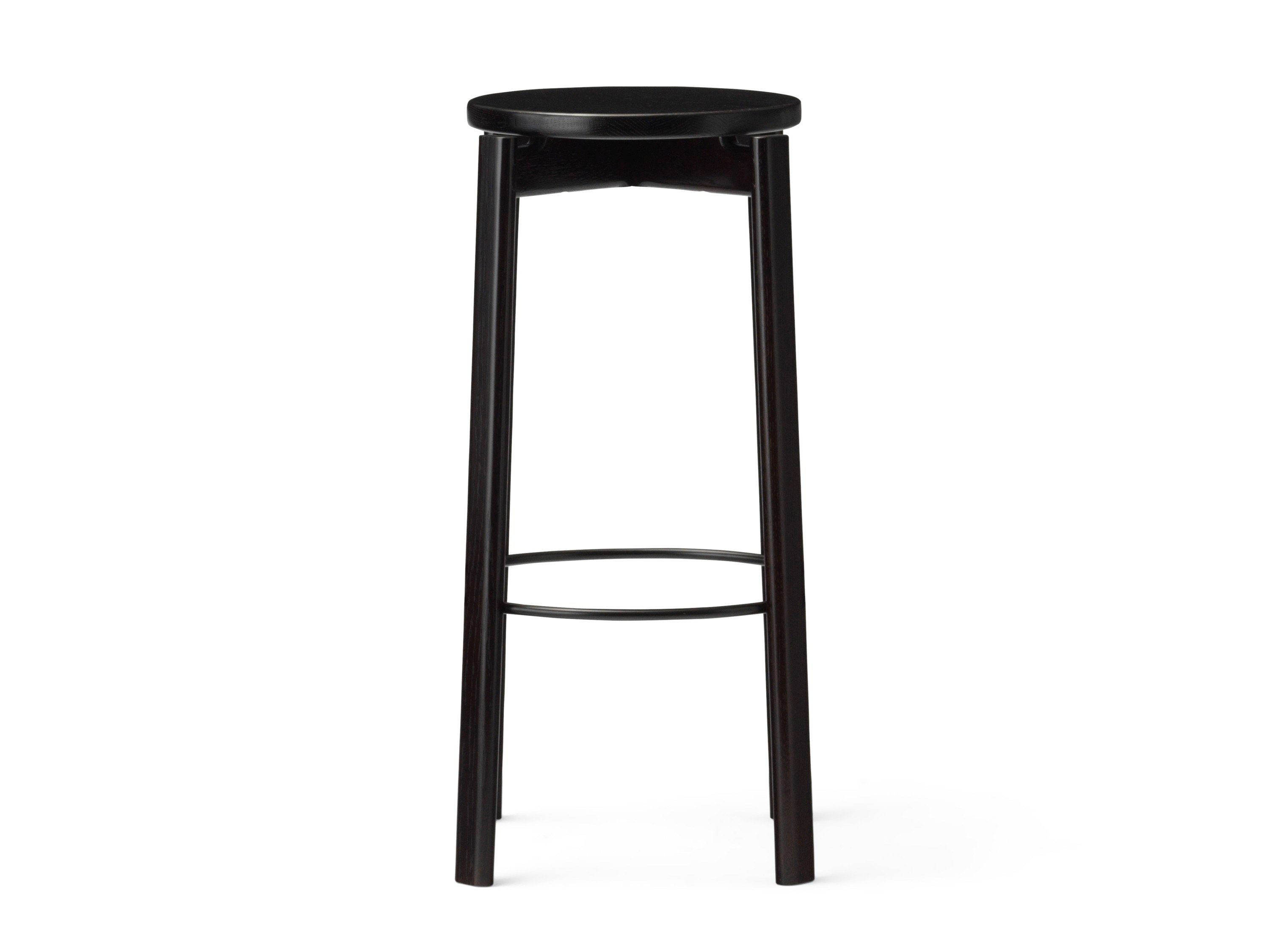 PASSAGE BAR STOOL Sgabello alto impilabile in legno con poggiapiedi By ...