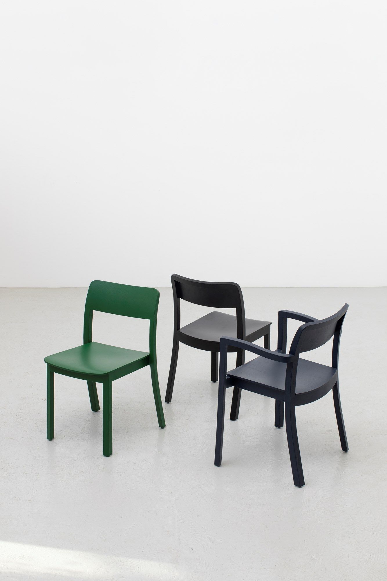 PASTIS Stackable wooden chair By Hay | design Julien Renault