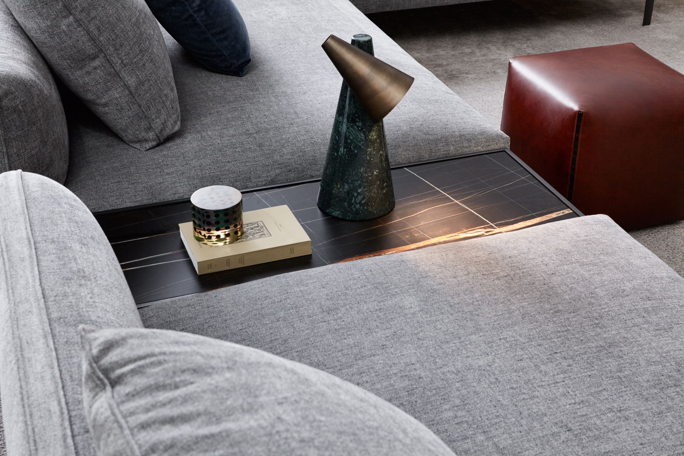 PAUL | ソファ By Molteni & C. デザイン： Vincent Van Duysen