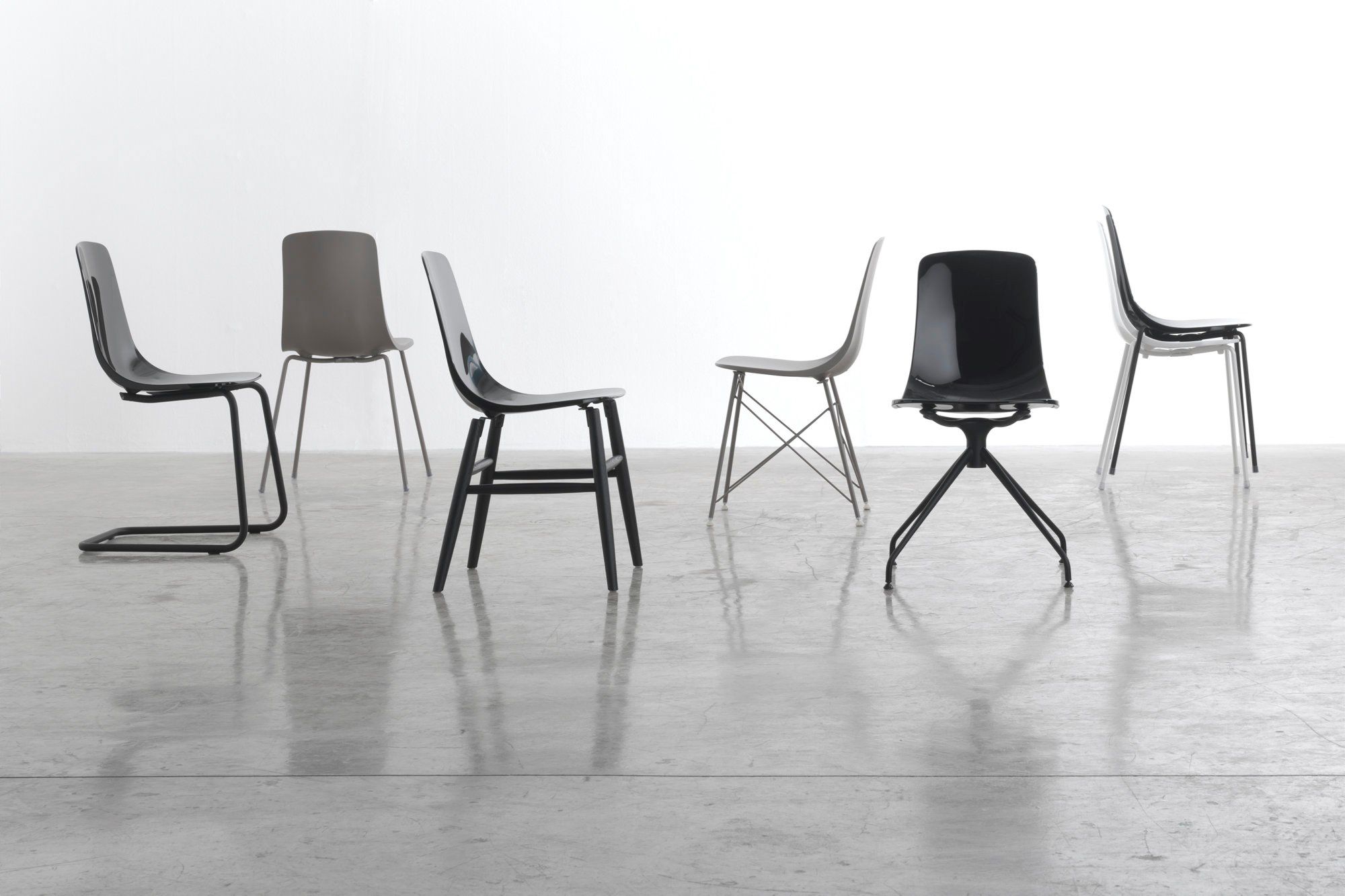 Silla de plástico PAULINE TRC Colección Pauline By SOFTLINE 1979 diseño Thibault Desombre