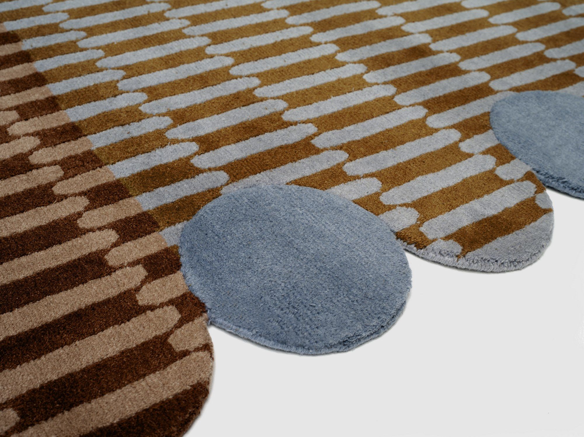 INTÉRIEUR AUX AUBERGINES Rectangular rug in Himalayan wool and silk By ...