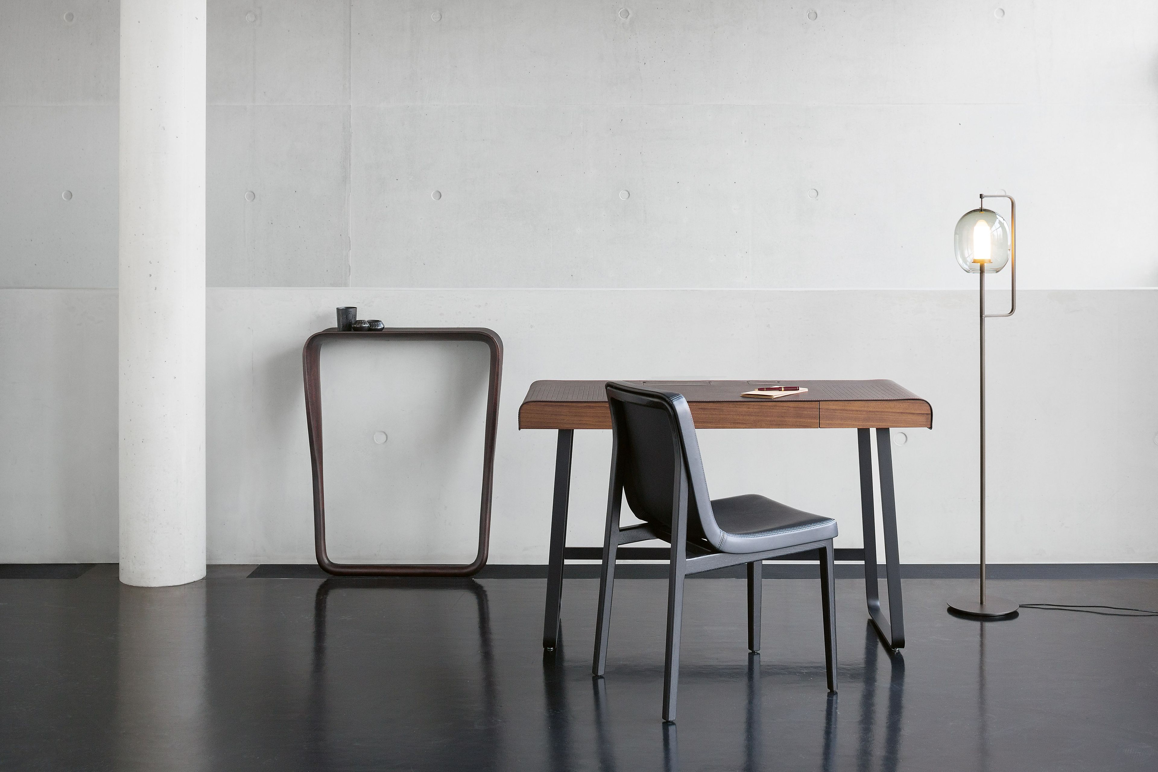 PEGASUS HOME DESK Writing desk By ClassiCon