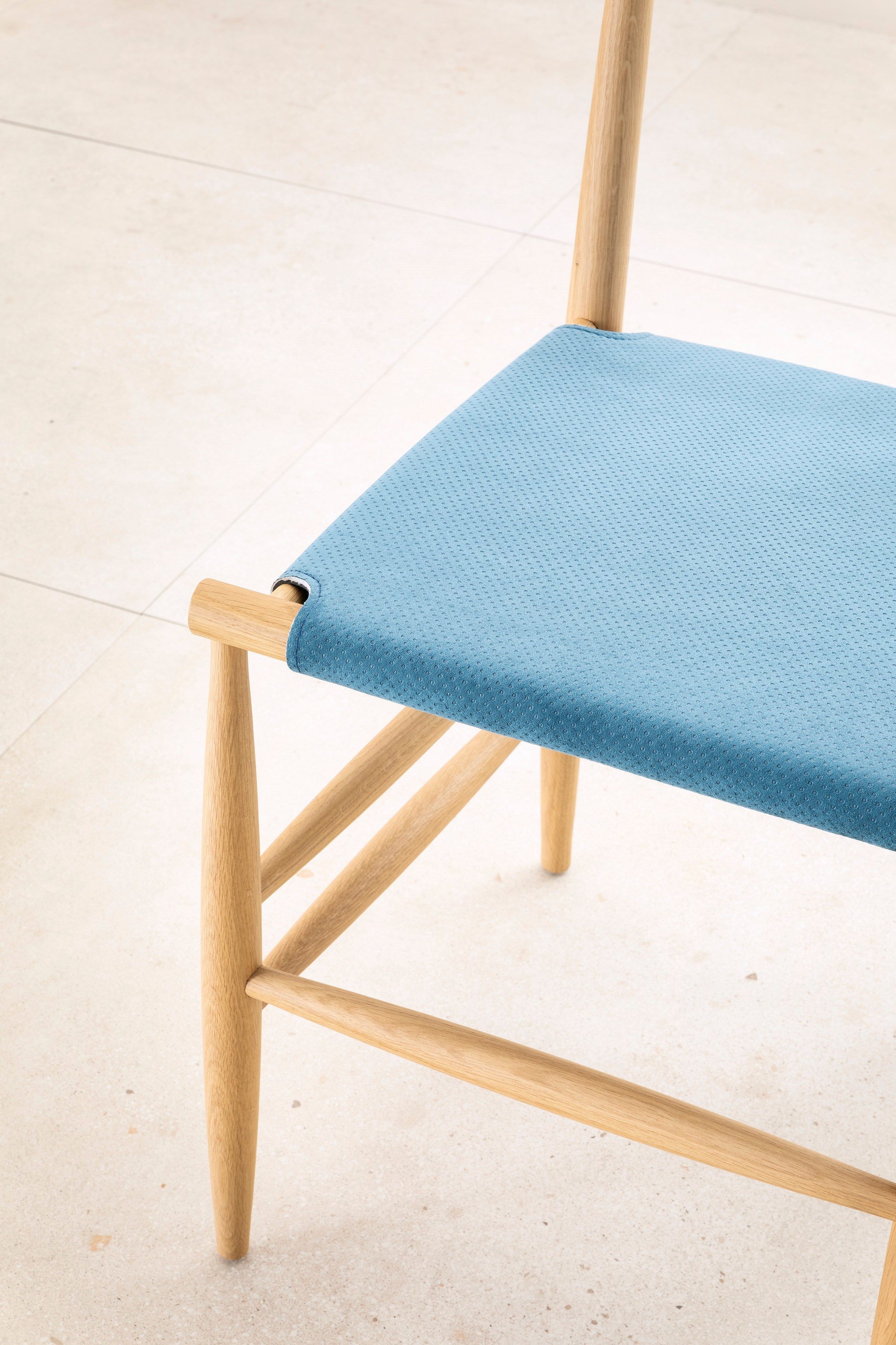 PELLEOSSA | Chair By Miniforms