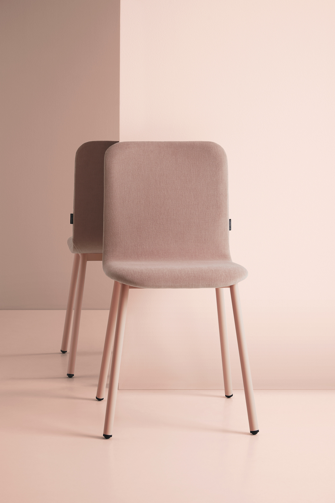 PEPPER Upholstered fabric chair By Mobliberica