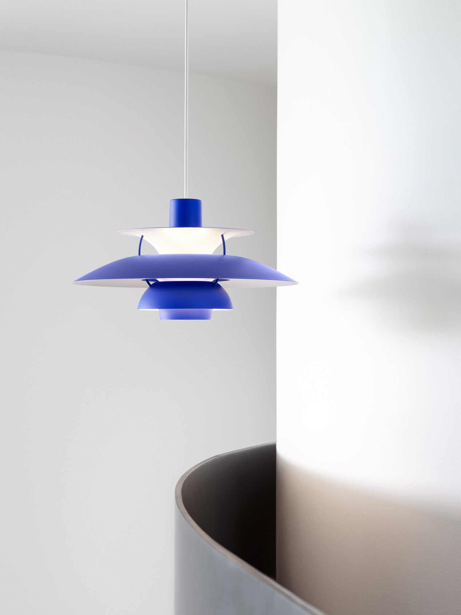 PH-5-Pendant-lamp-Louis-Poulsen-392967-rel28d5a8ad.jpg (1500×2000)