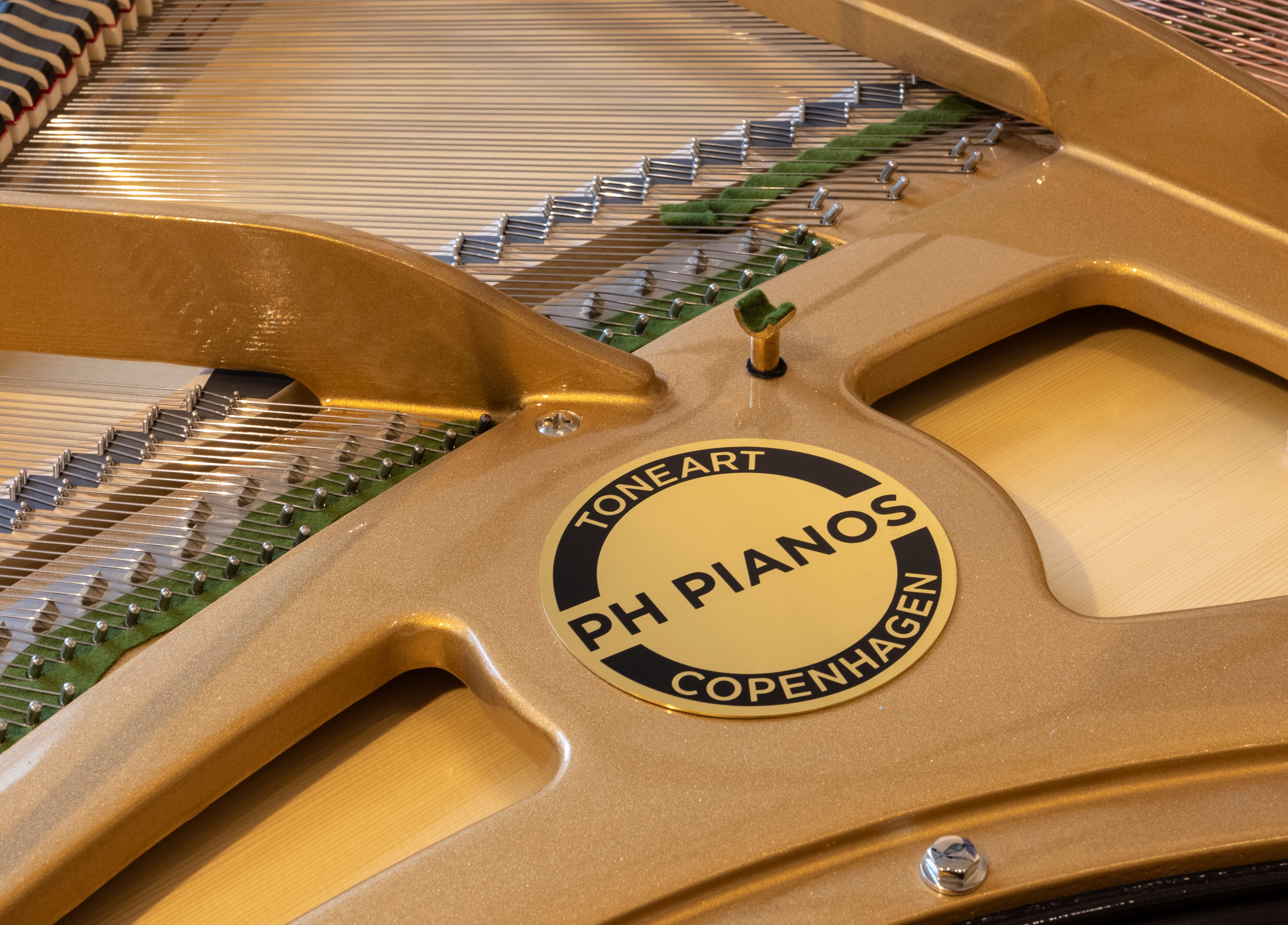 Pianoforte in ottone e pelle PH GRAND PIANO LEGACY - PH Furniture ...