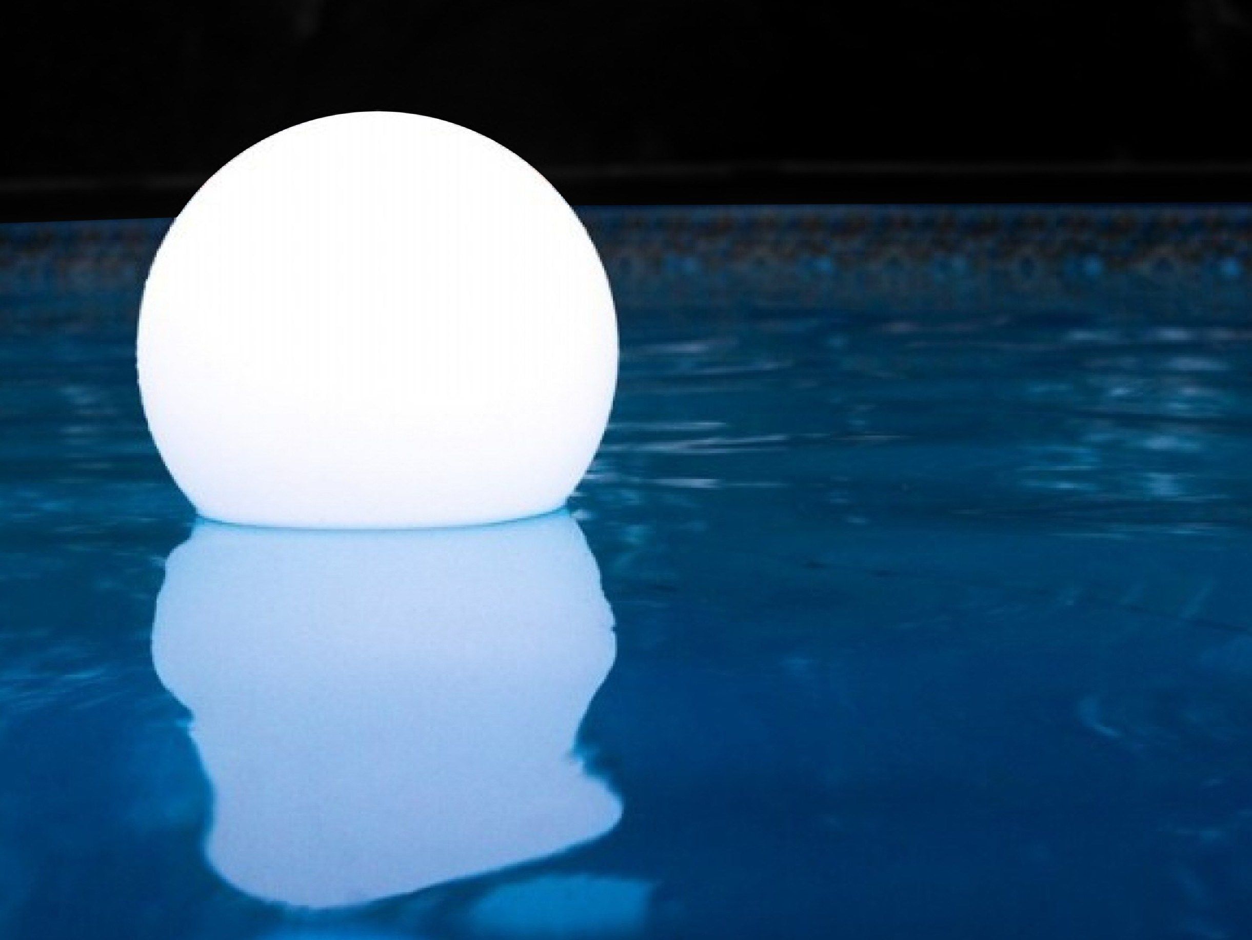 LED solar powered Floor lamp PHOTOVOLTAIC SPHERES By ARKEMA DESIGN