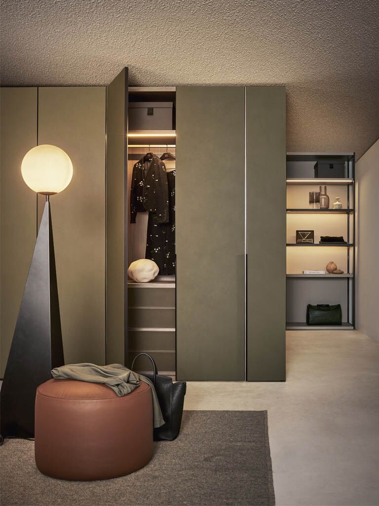 CORNICE Lacquered wooden wardrobe By PIANCA