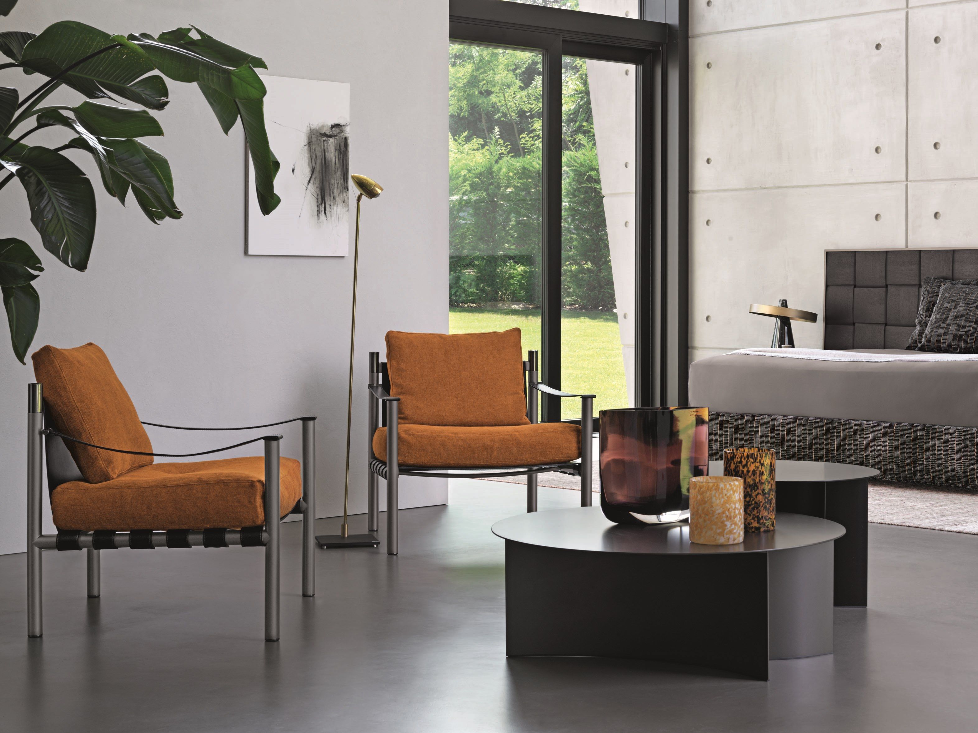 PIERRE Round metal coffee table By Flou