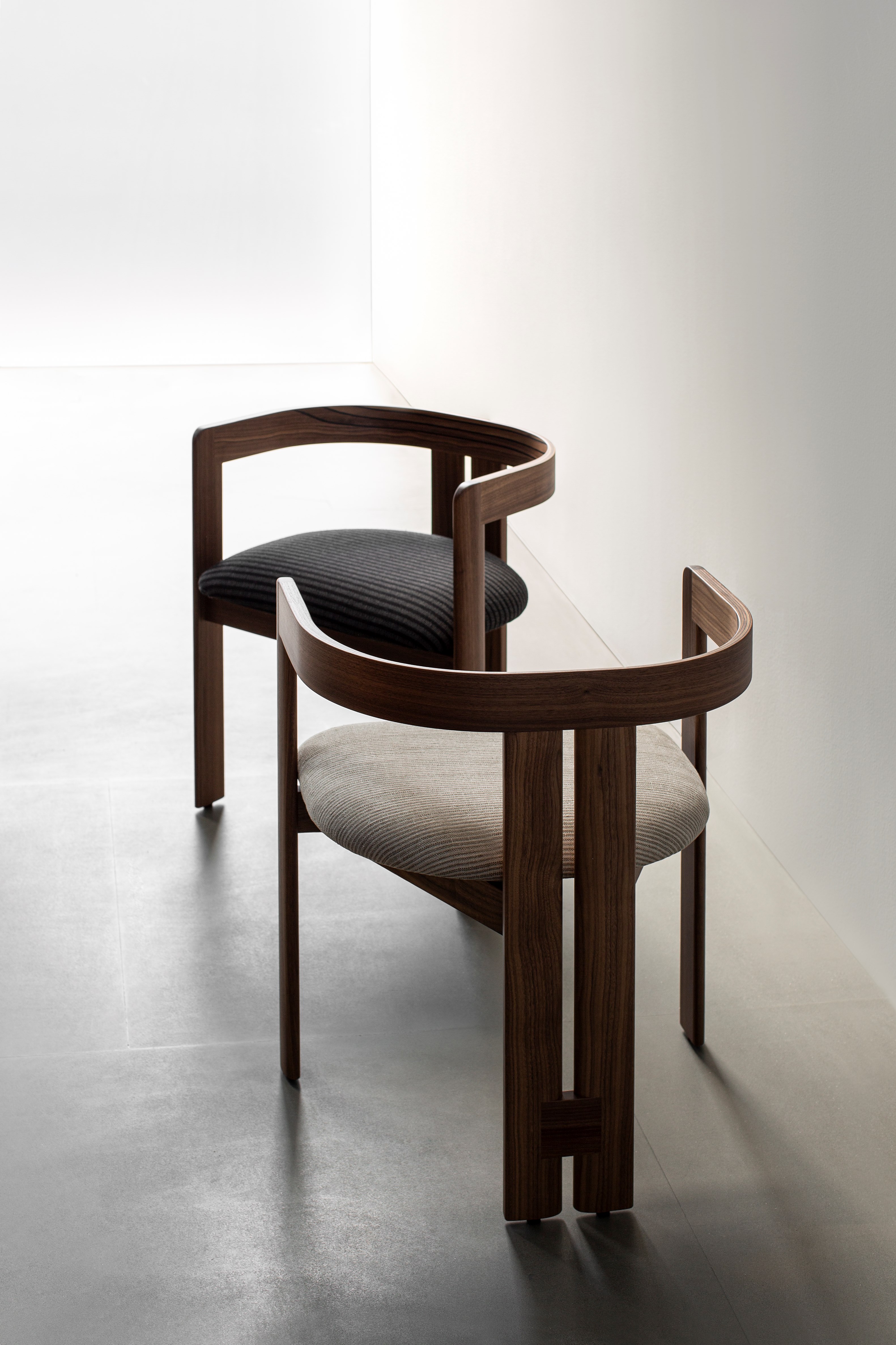 PIGRECO Wooden chair with integrated cushion By Tacchini | design Tobia ...