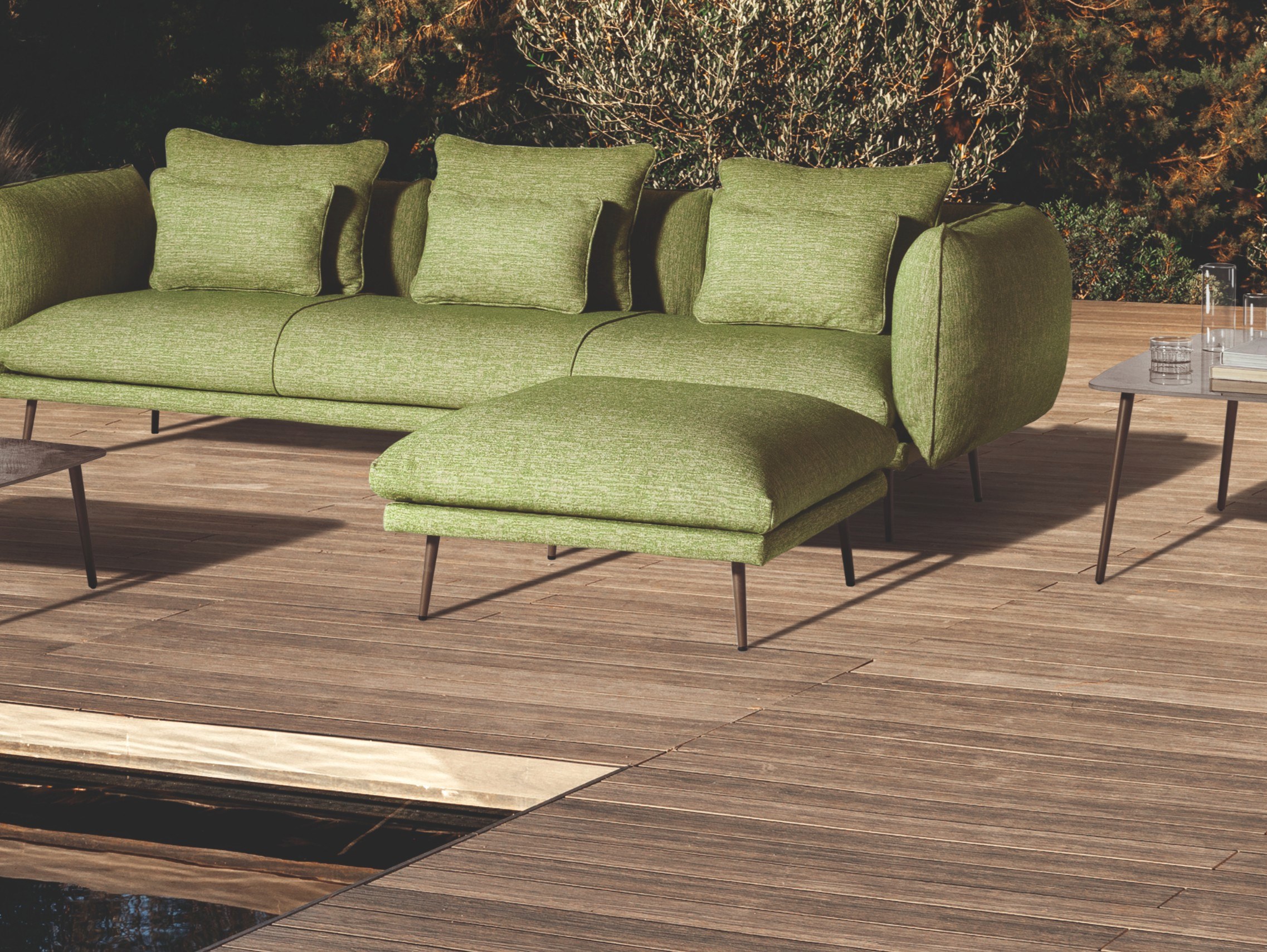 PIUMA Square fabric garden pouf By MY YOUR | design Lanzavecchia + Wai