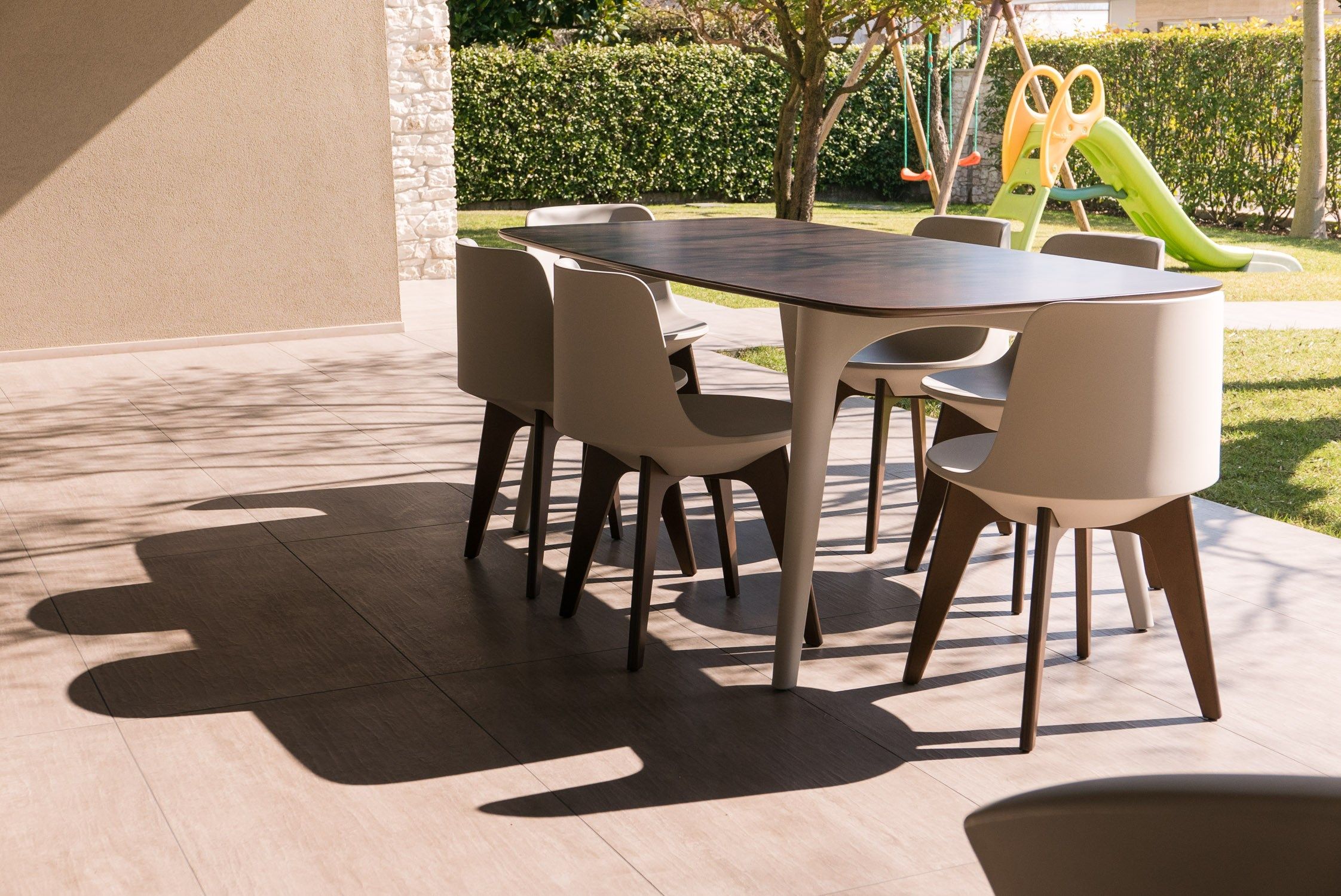 Sedia in polietilene PLANET CHAIR By Plust design Cédric Ragot