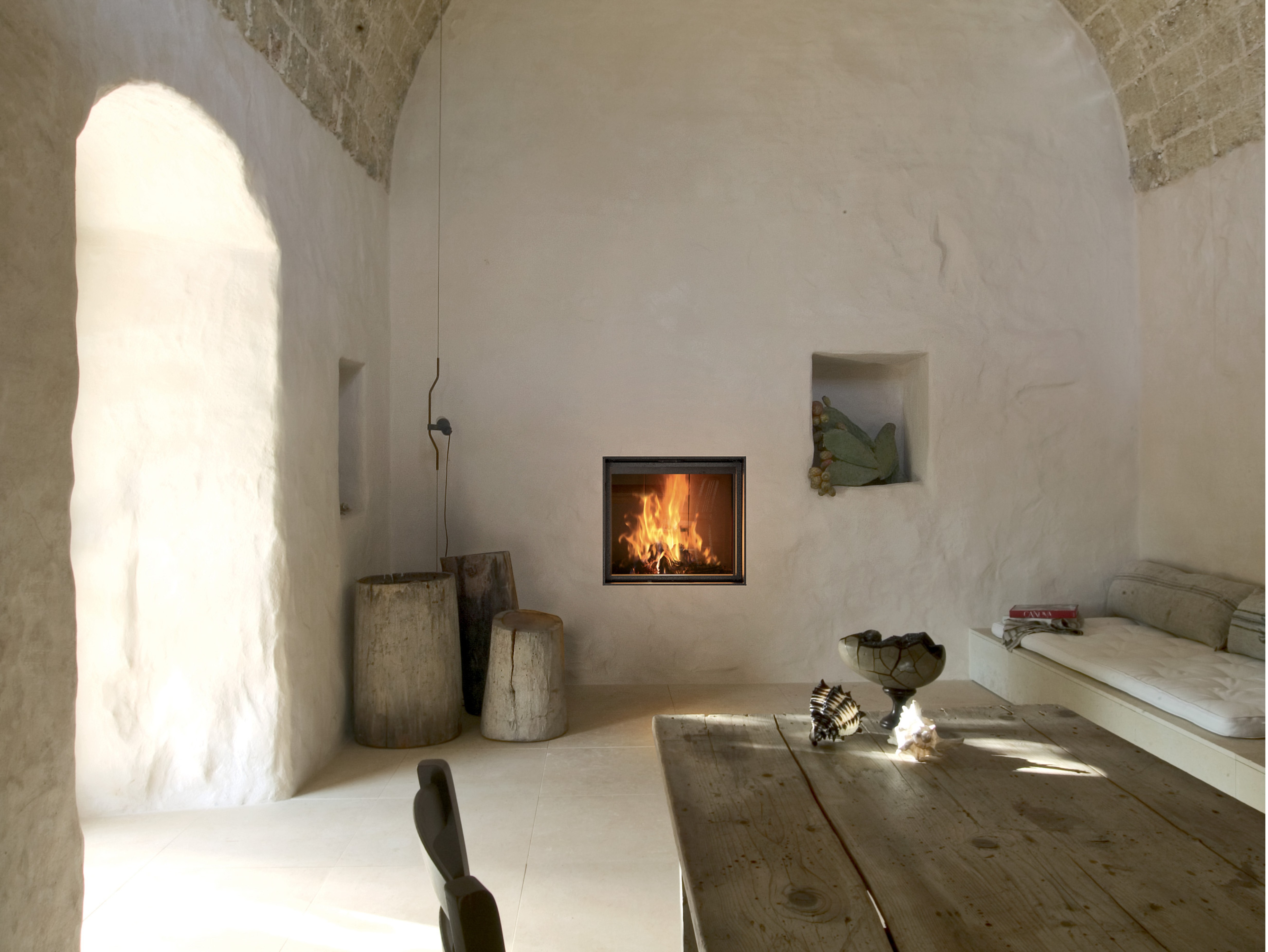Wood-burning built-in fireplace with panoramic glass PLASMA 75 WOOD By MCZ