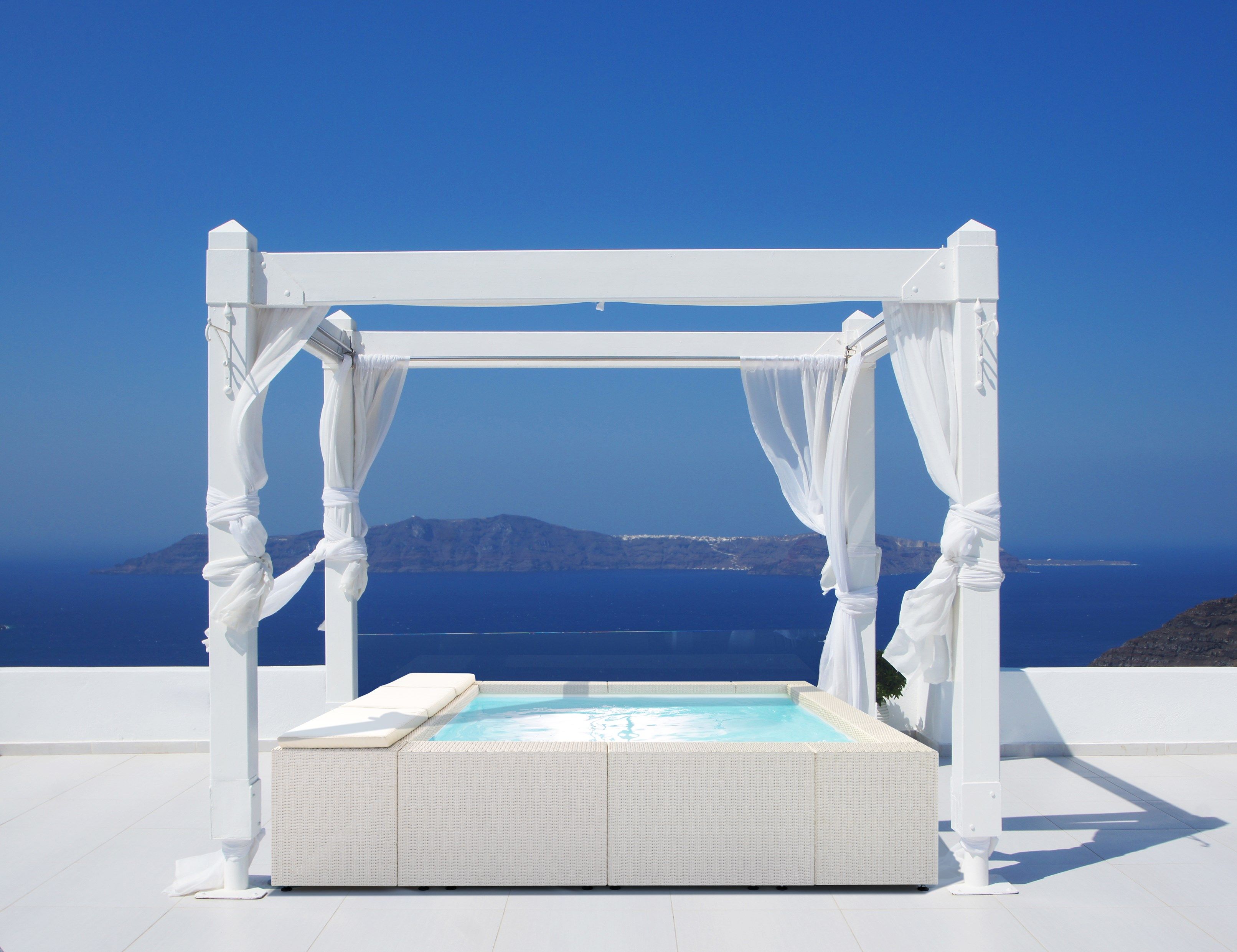 Mini-pool with hydro-massage and heater PLAYA By Piscine Laghetto