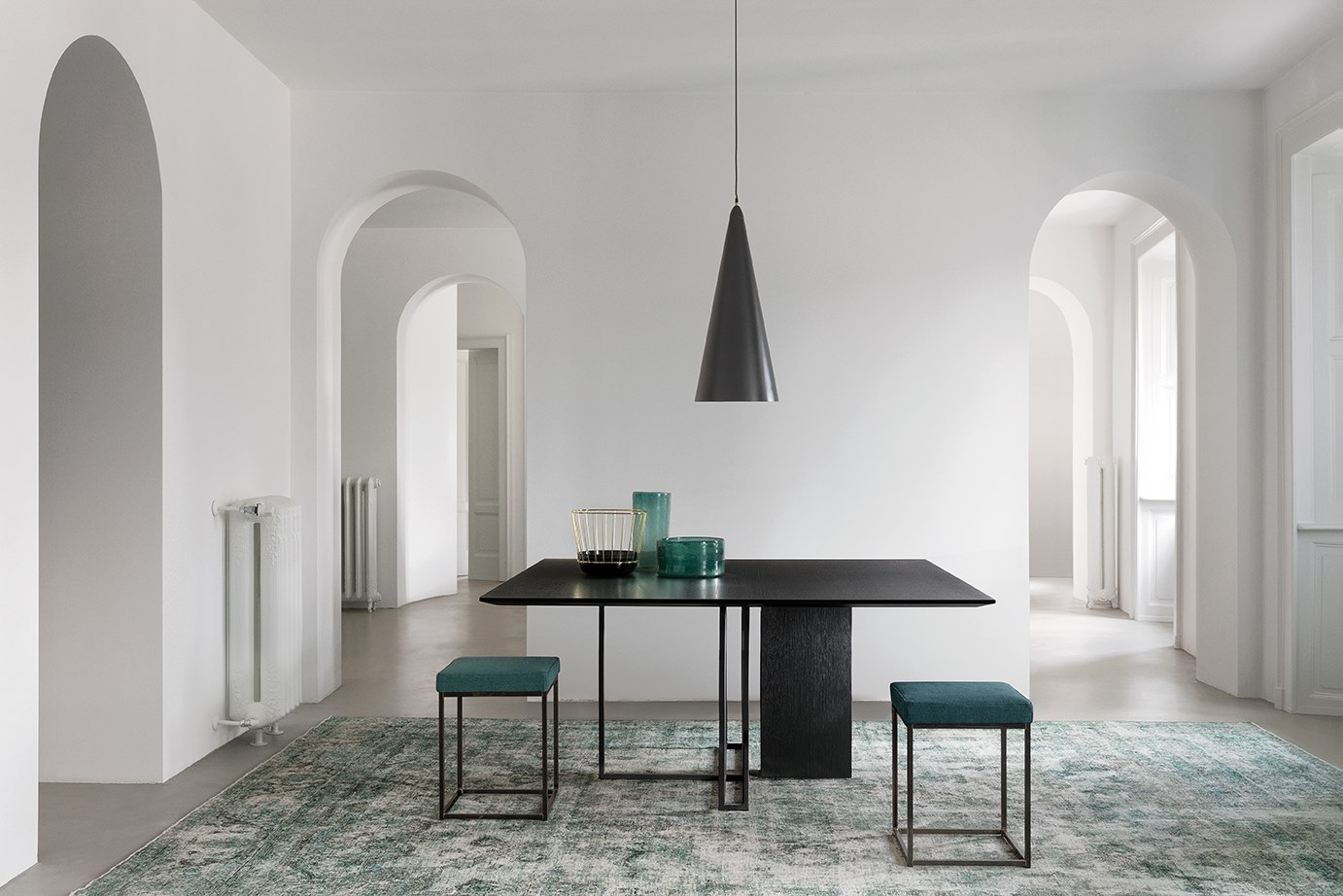 PLINTO Square dining table By Meridiani | design Andrea Parisio