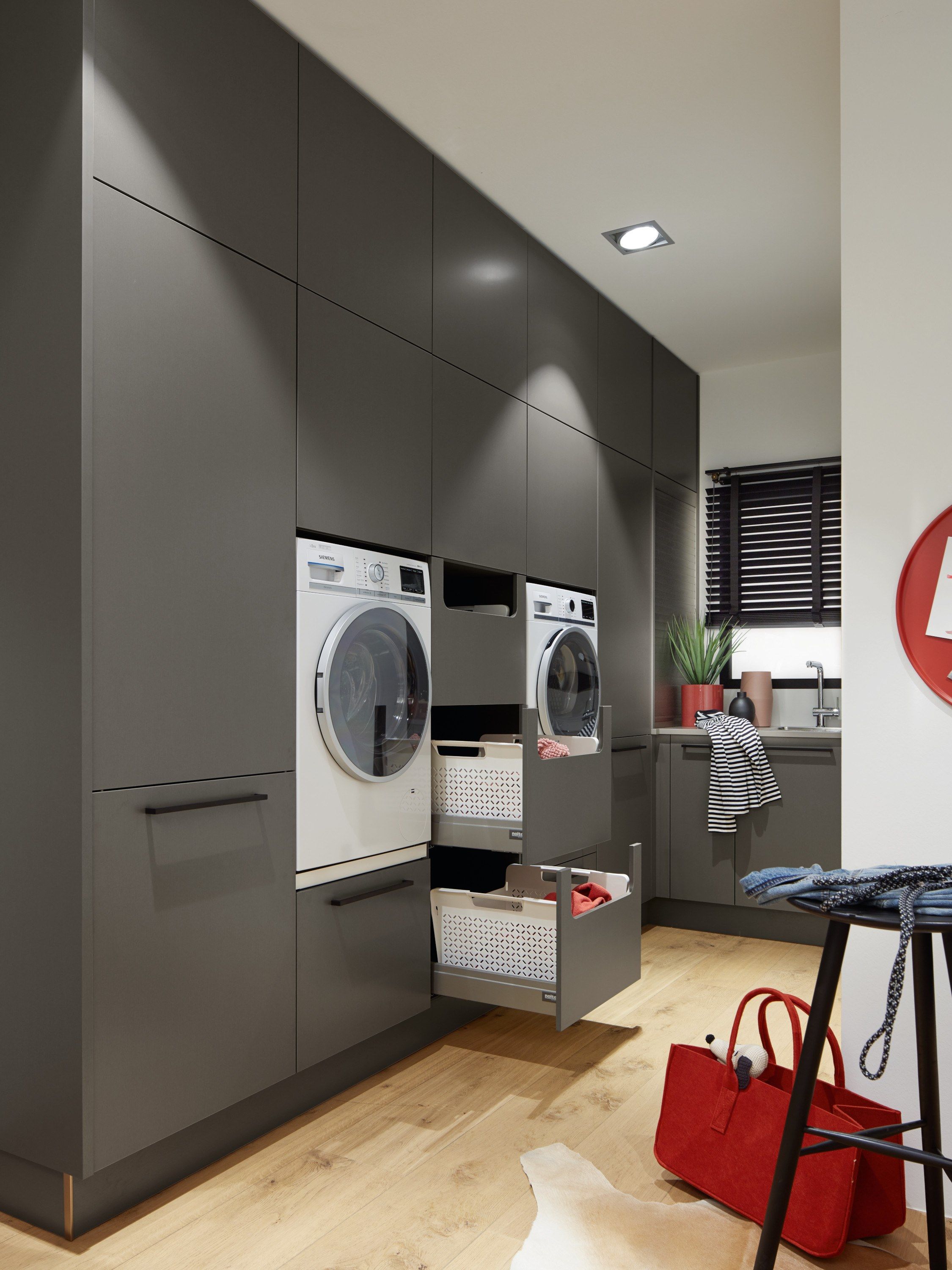 PLUS GRAPHIT Laundry room cabinet By Nolte Küchen