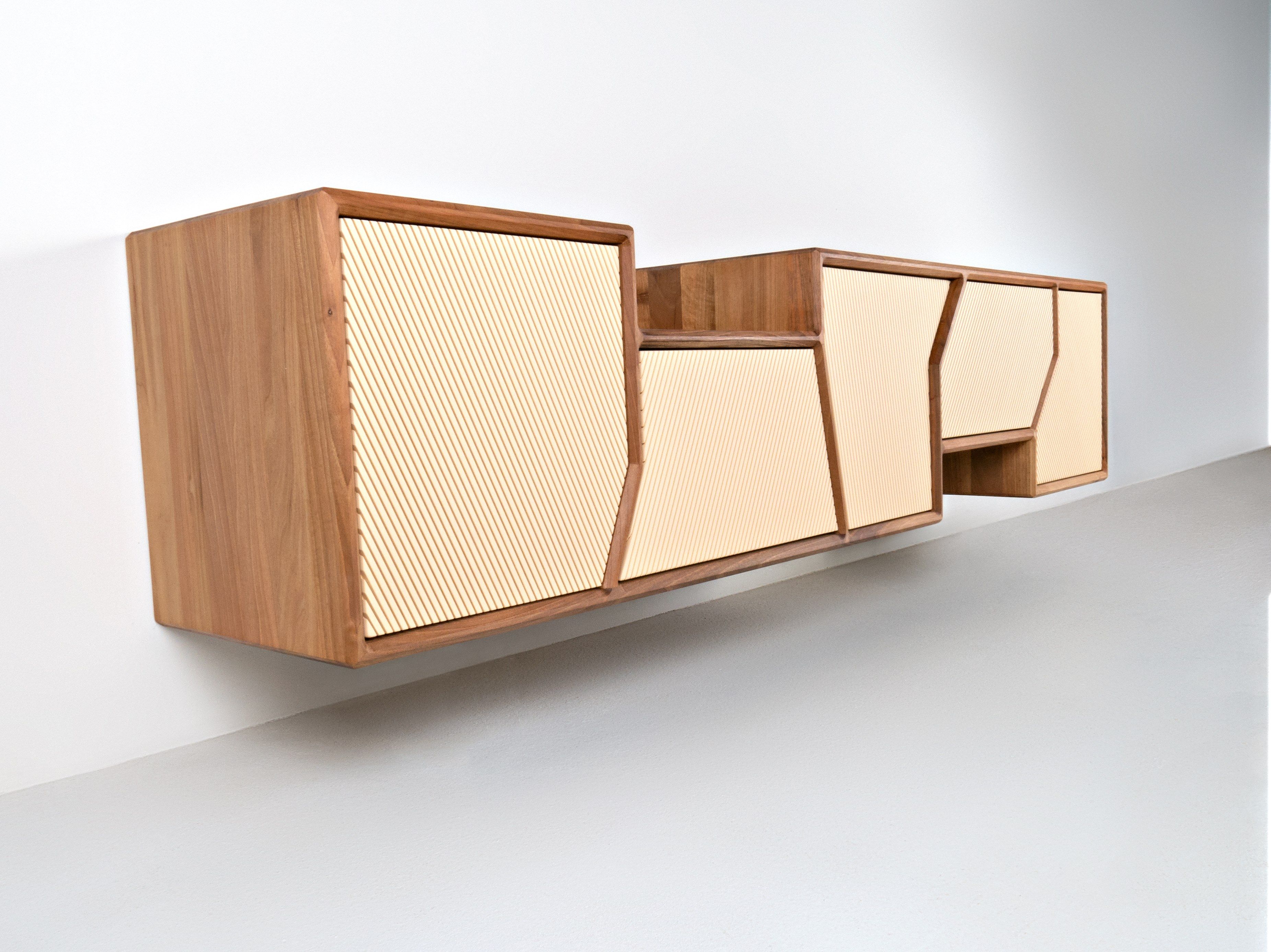 POLYGON madia By HOOKL und STOOL