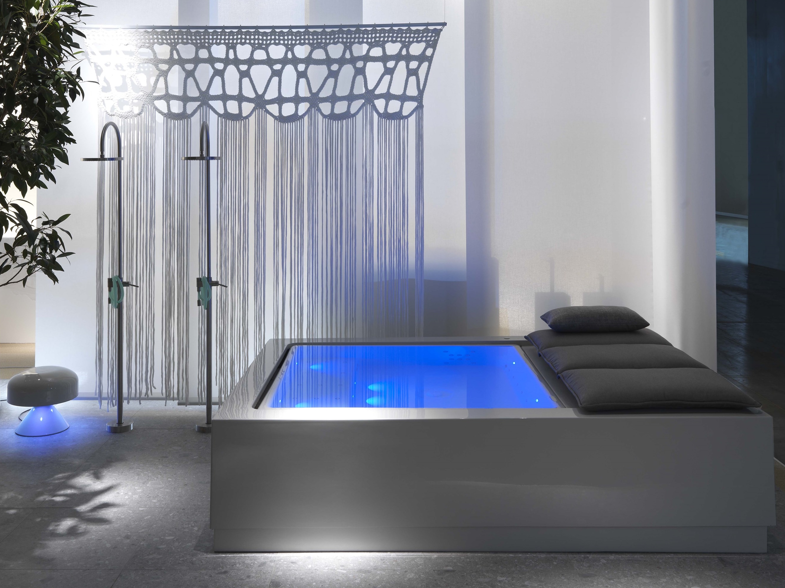 Overflow above-ground hydromassage fiberglass hot tub POOL QUADRAT ...