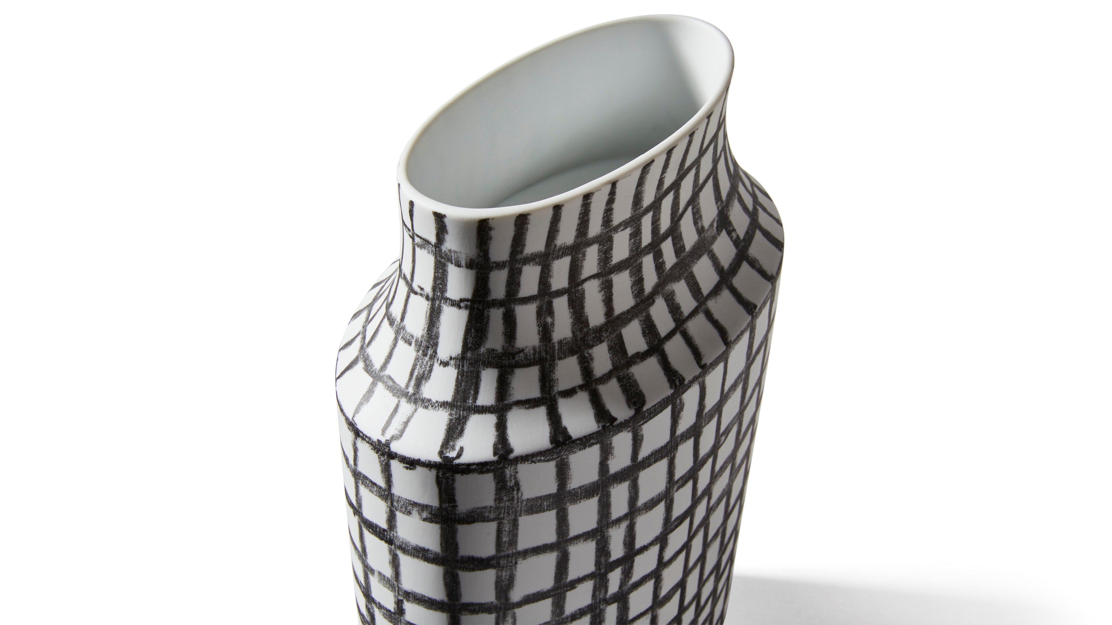 POST SCRIPTUM Porcelain vase By Cassina | design Formafantasma