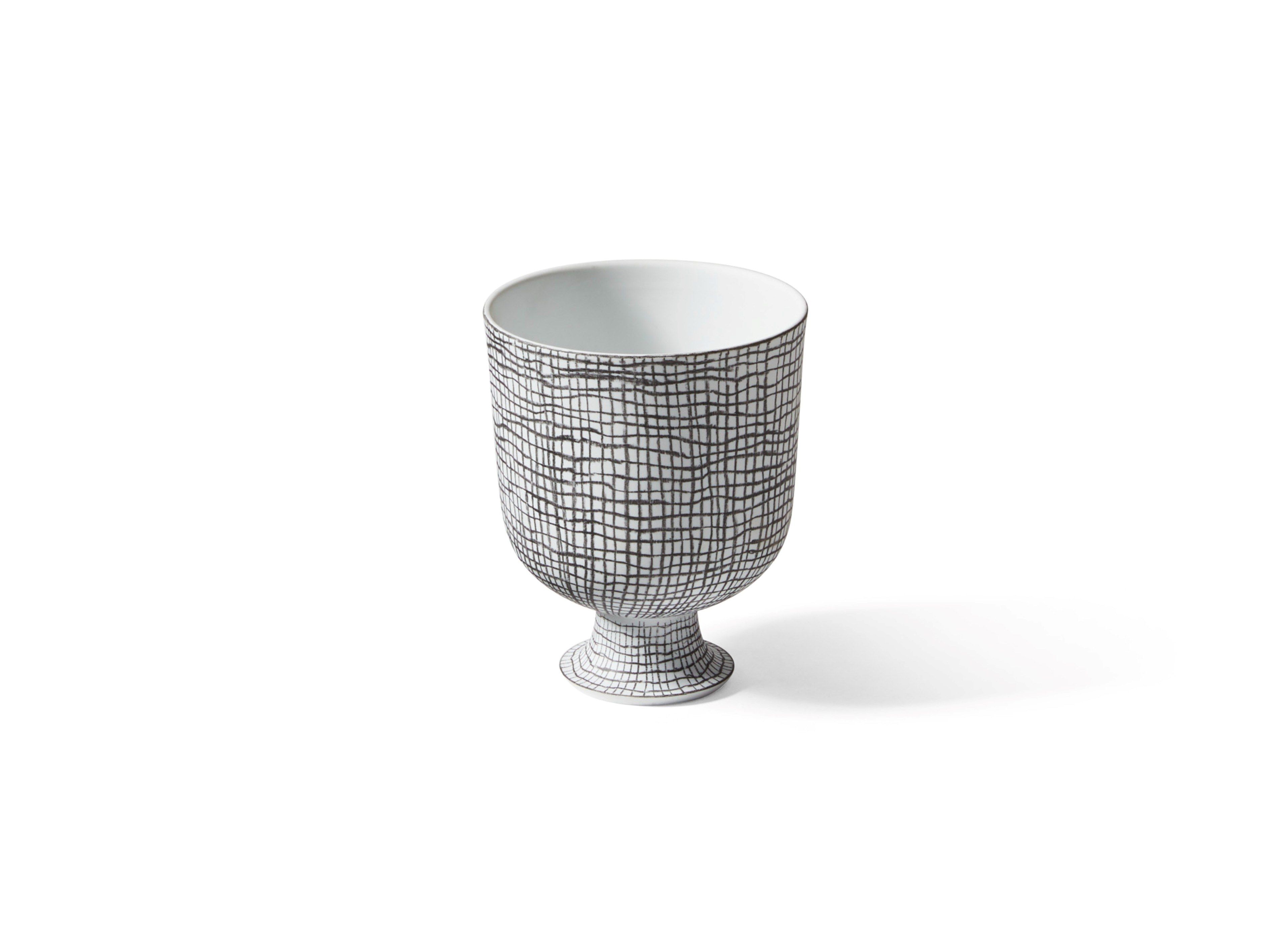 POST SCRIPTUM Vaso rotondo in porcellana By Cassina | design Formafantasma