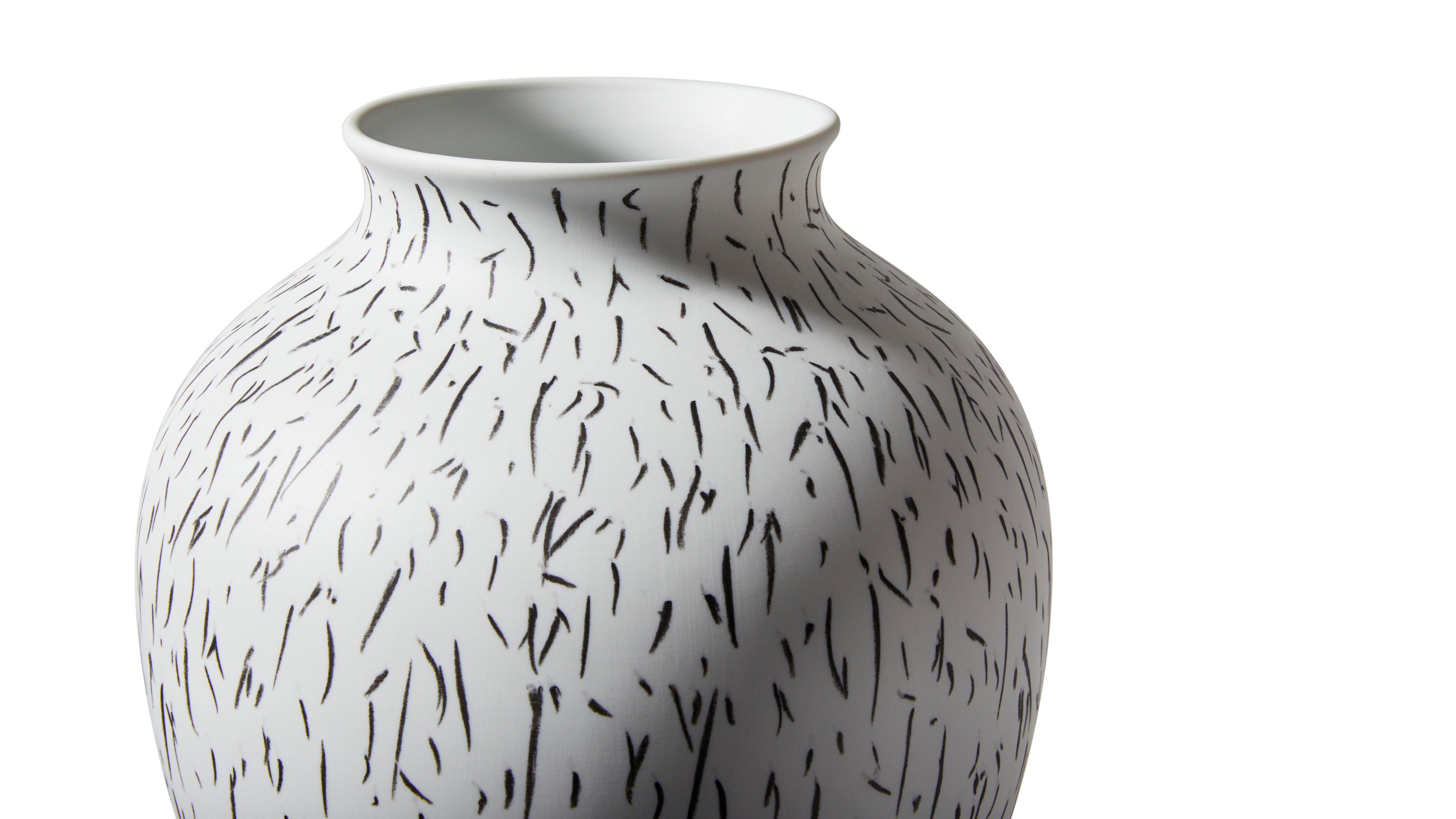 POST SCRIPTUM Round porcelain vase By Cassina | design Formafantasma