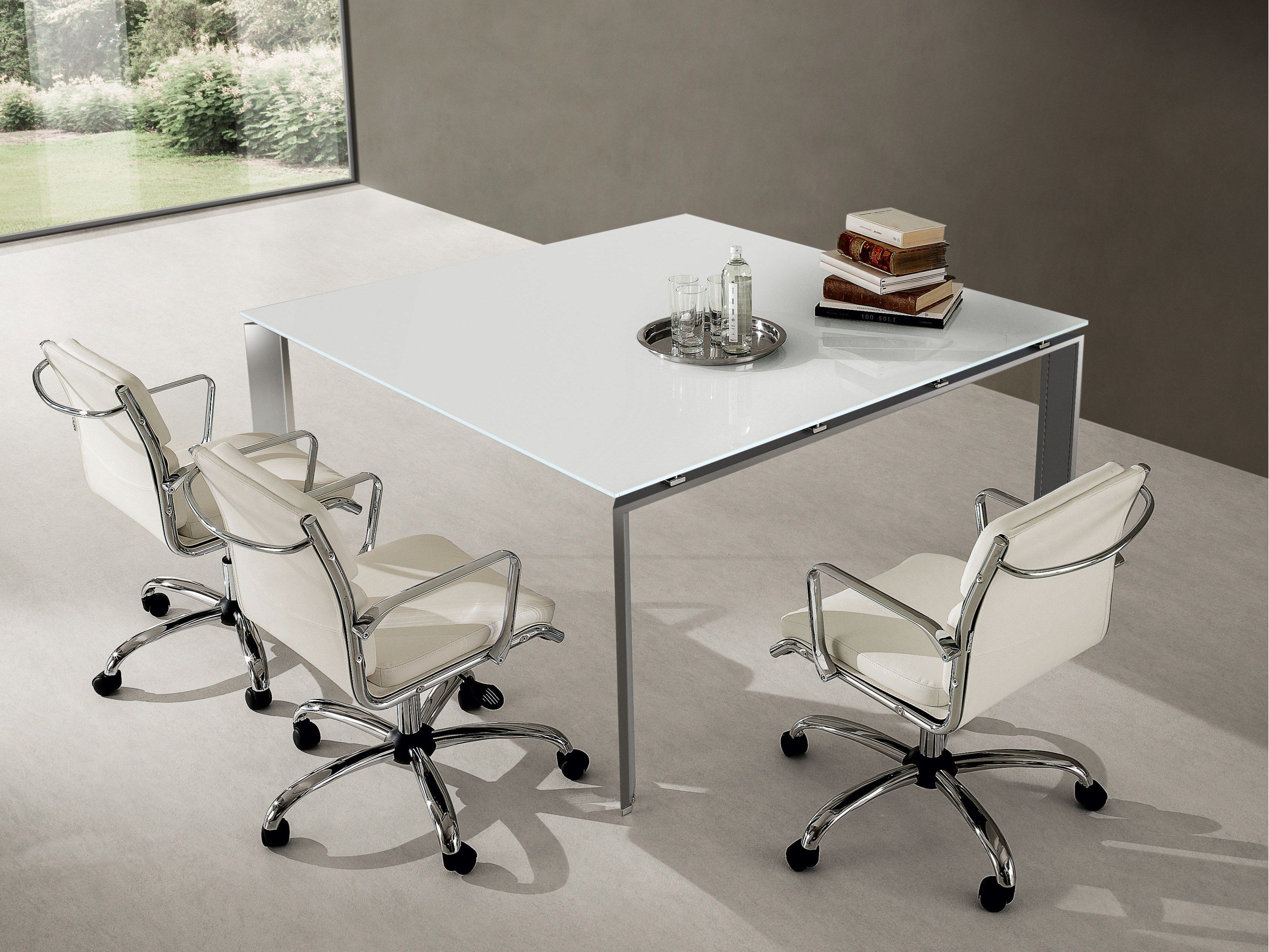 PRATIKO | Square meeting table By IFT Office design Nikolas Chachamis