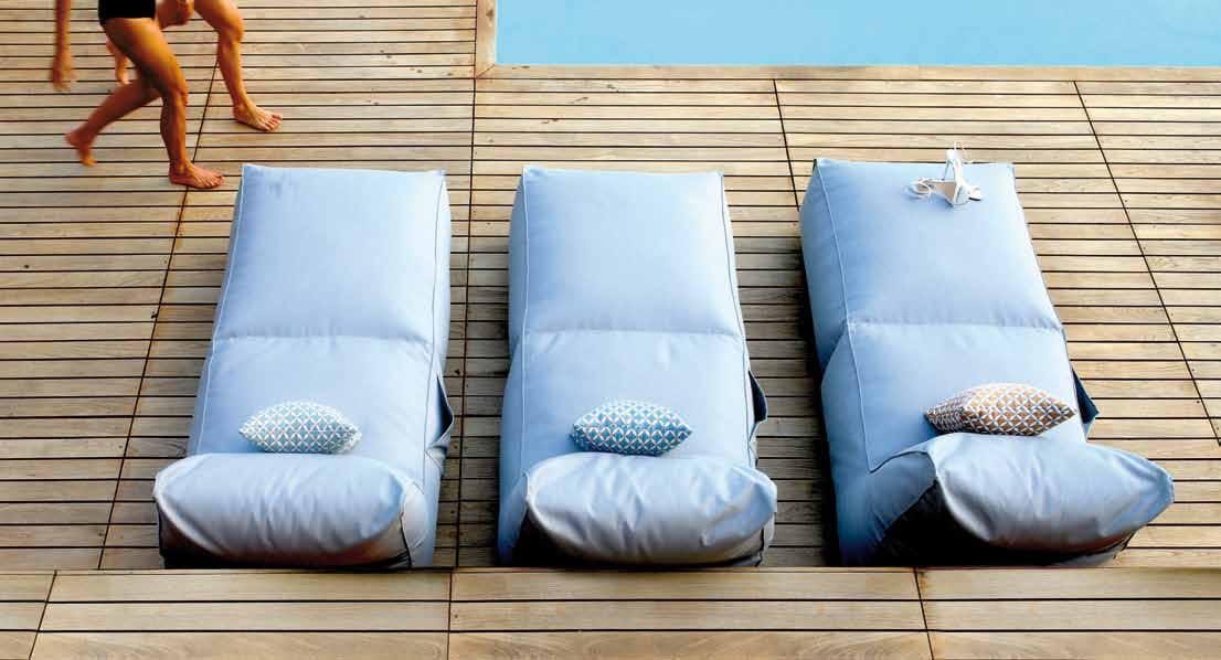 PUFFONE Upholstered fabric Garden daybed By GART | design Gart Creative Lab