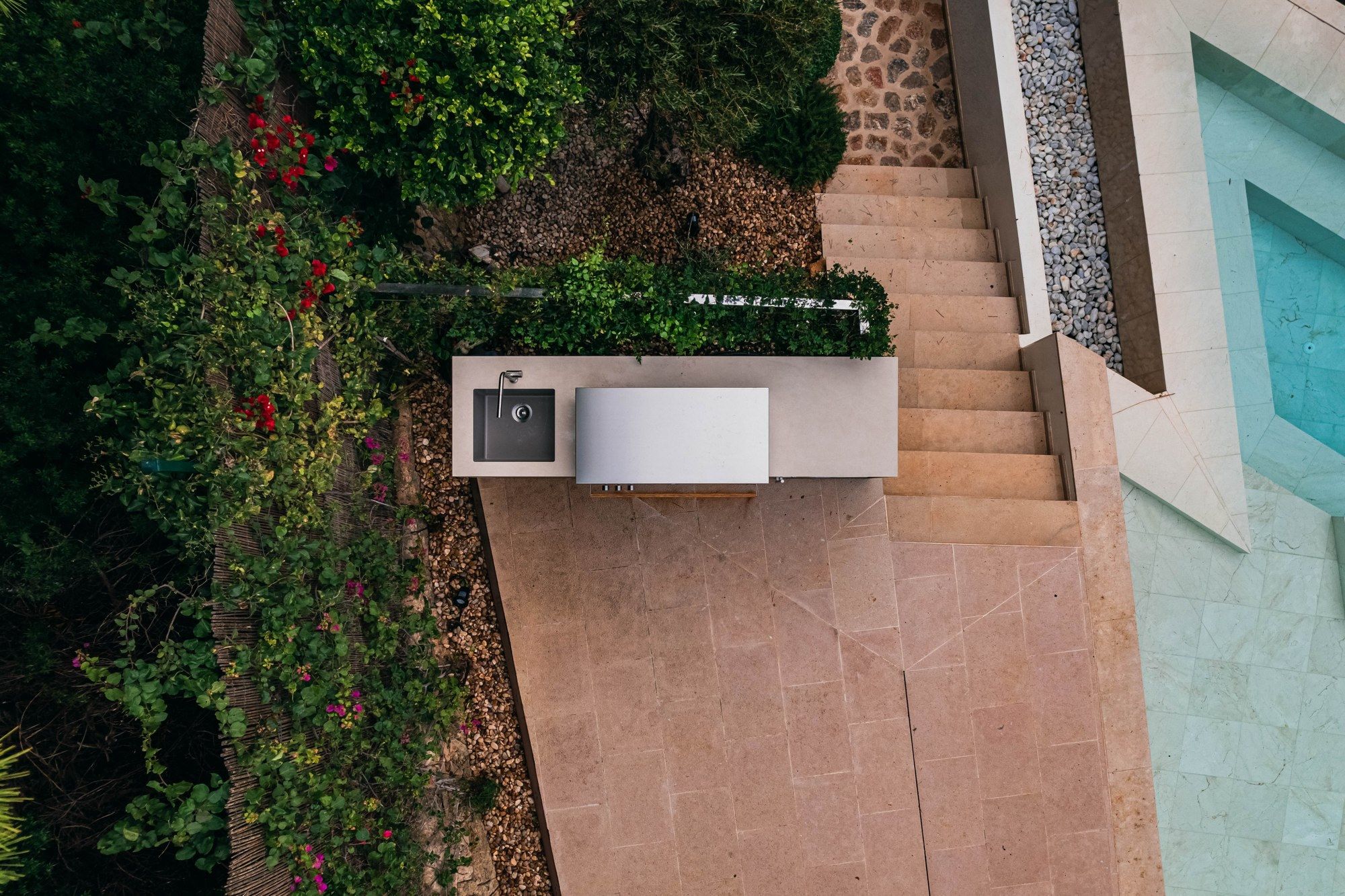 PURE Outdoor kitchen By Openair kitchen | design Guido Kurth