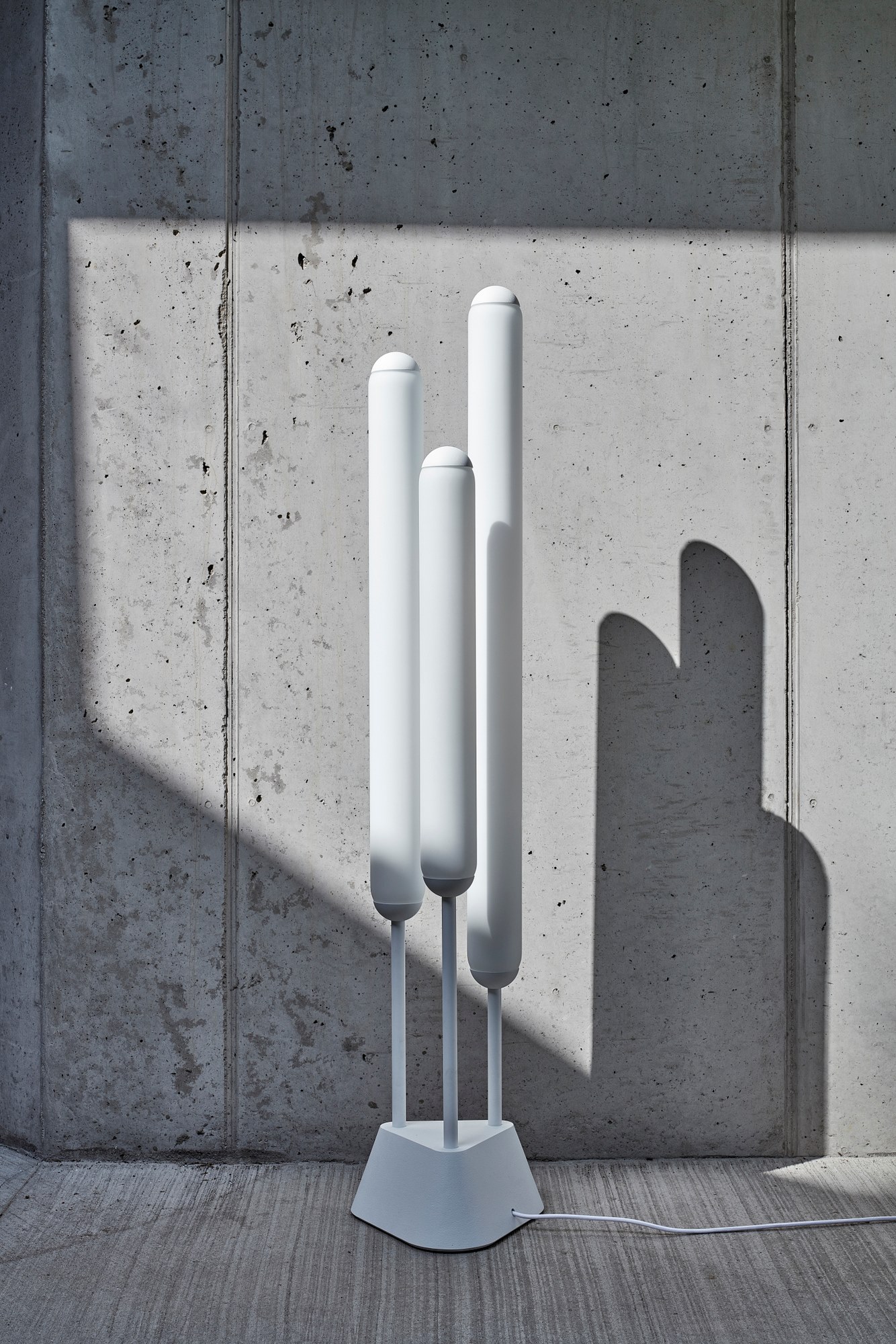 PURO FLOOR Floor lamp By BROKIS