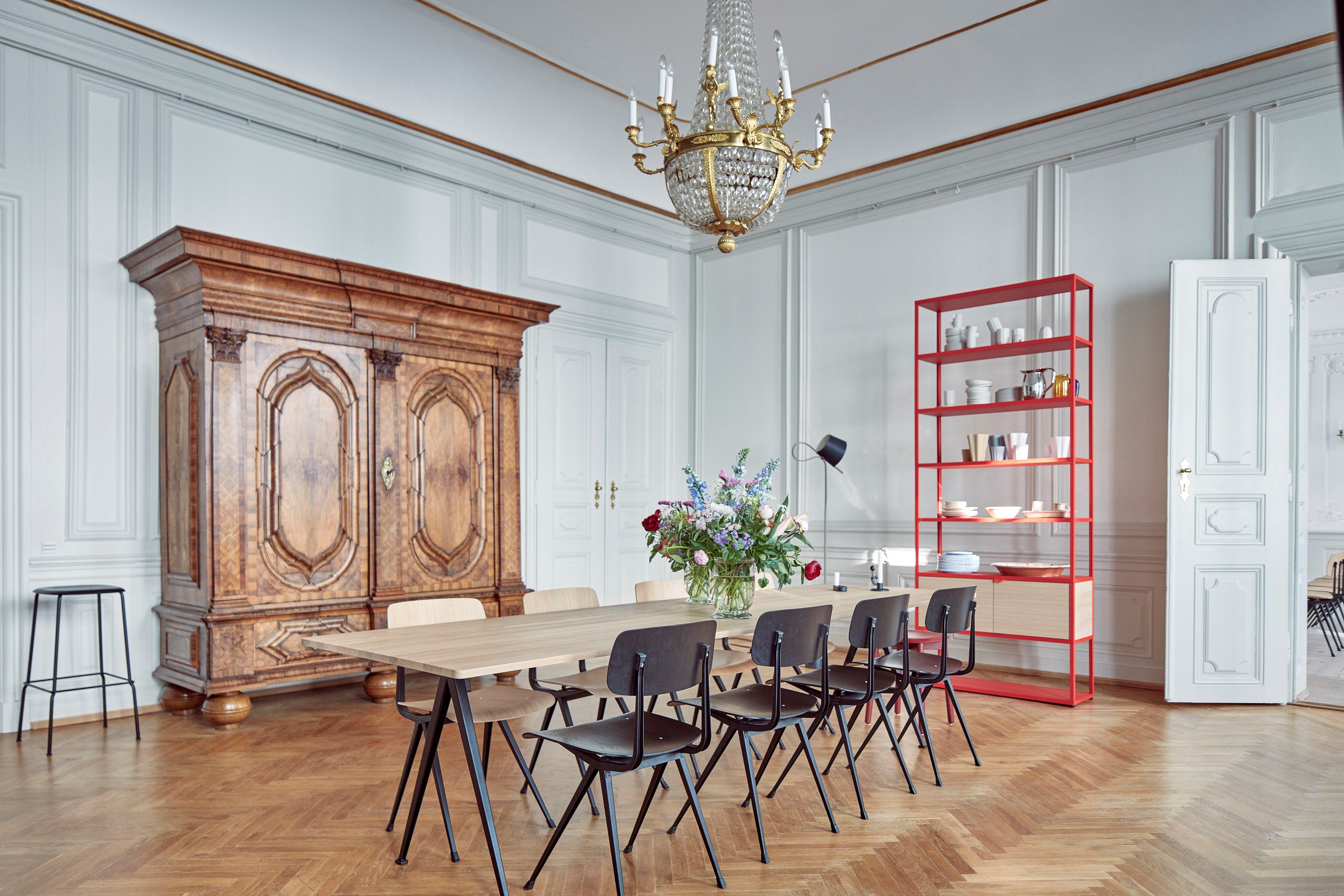 PYRAMID TABLE 02 Table By Hay